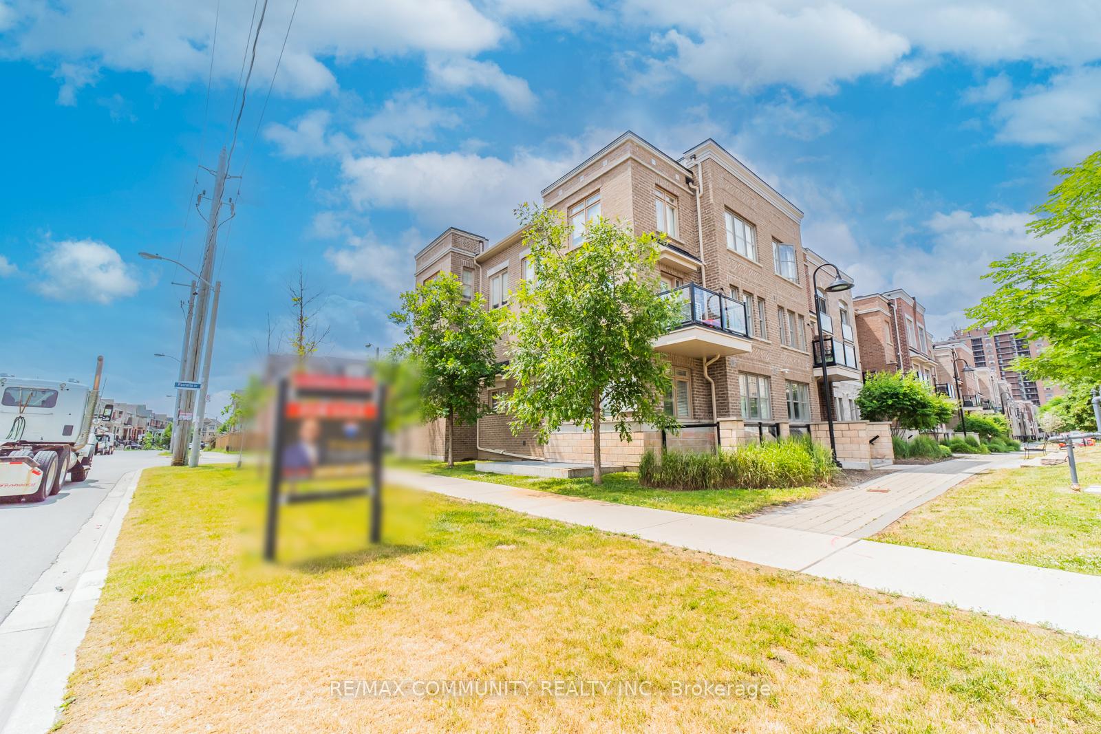 79 - 100 Parrotta Drive, Toronto, ON M9M 0B5