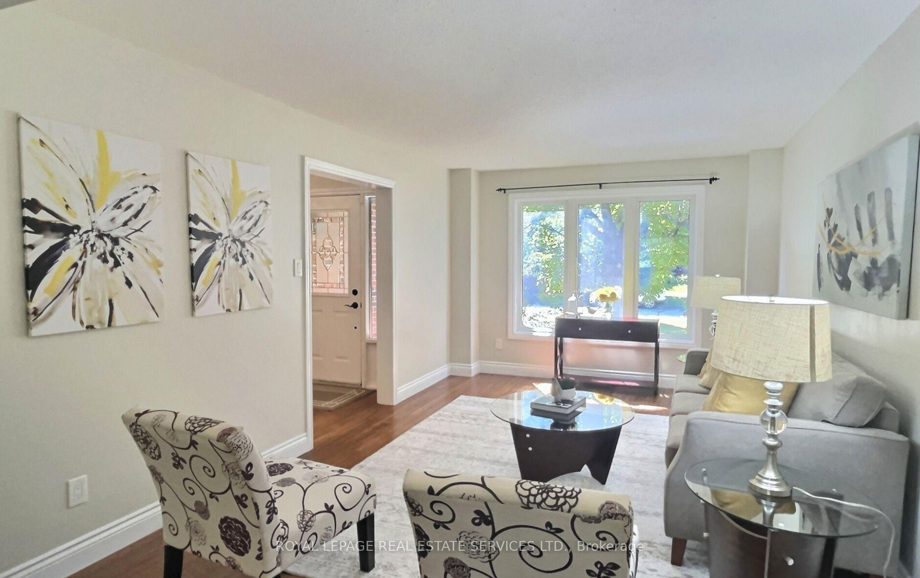 79 Doris Crescent, Newmarket, ON L3Y 7V5