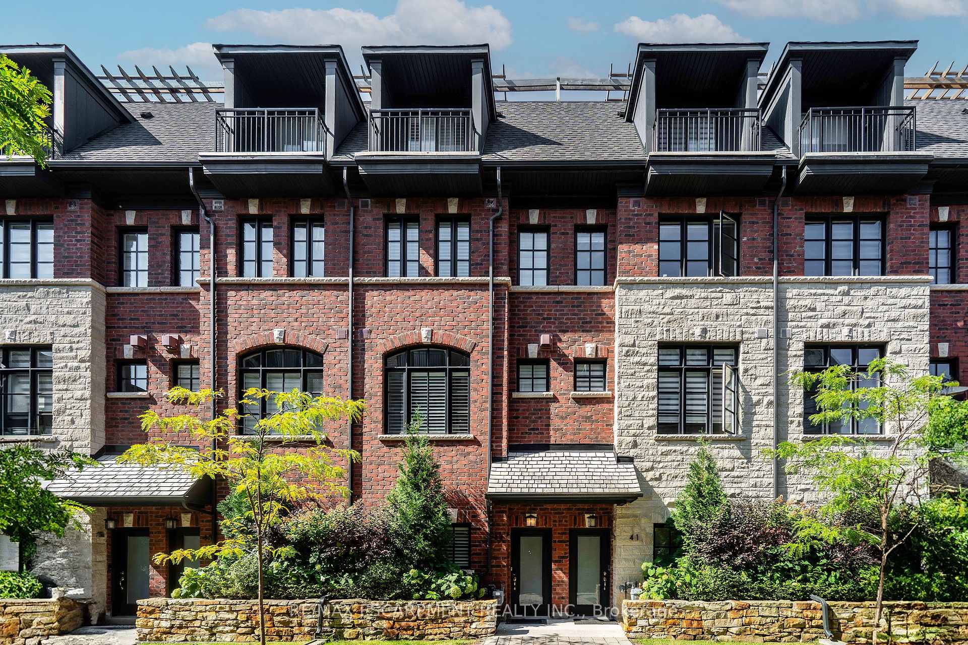 Townhouses For Sale in Toronto