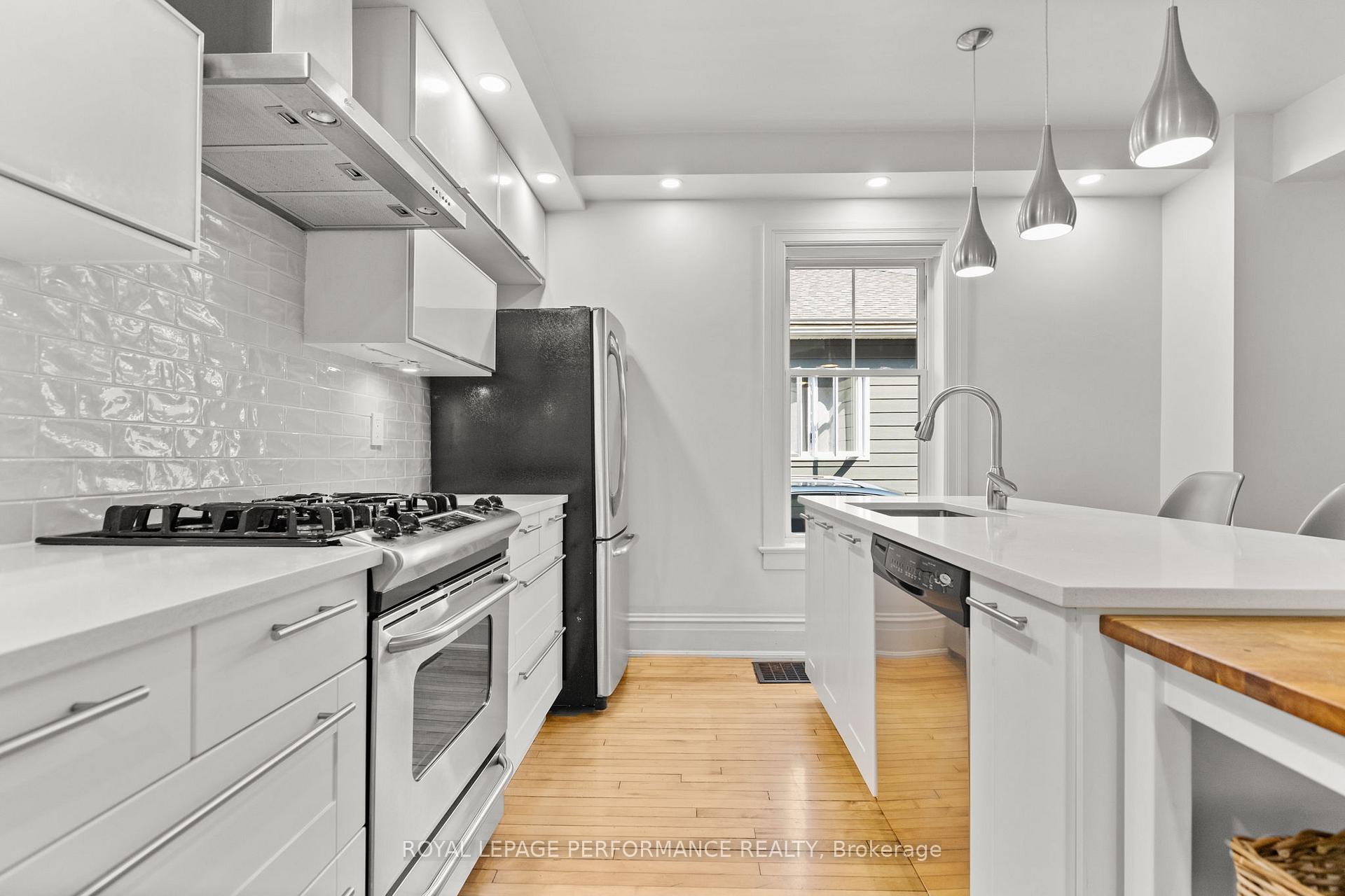 79 Queen Mary Street, Overbrook - Castleheights and Area, ON K1K 1X6