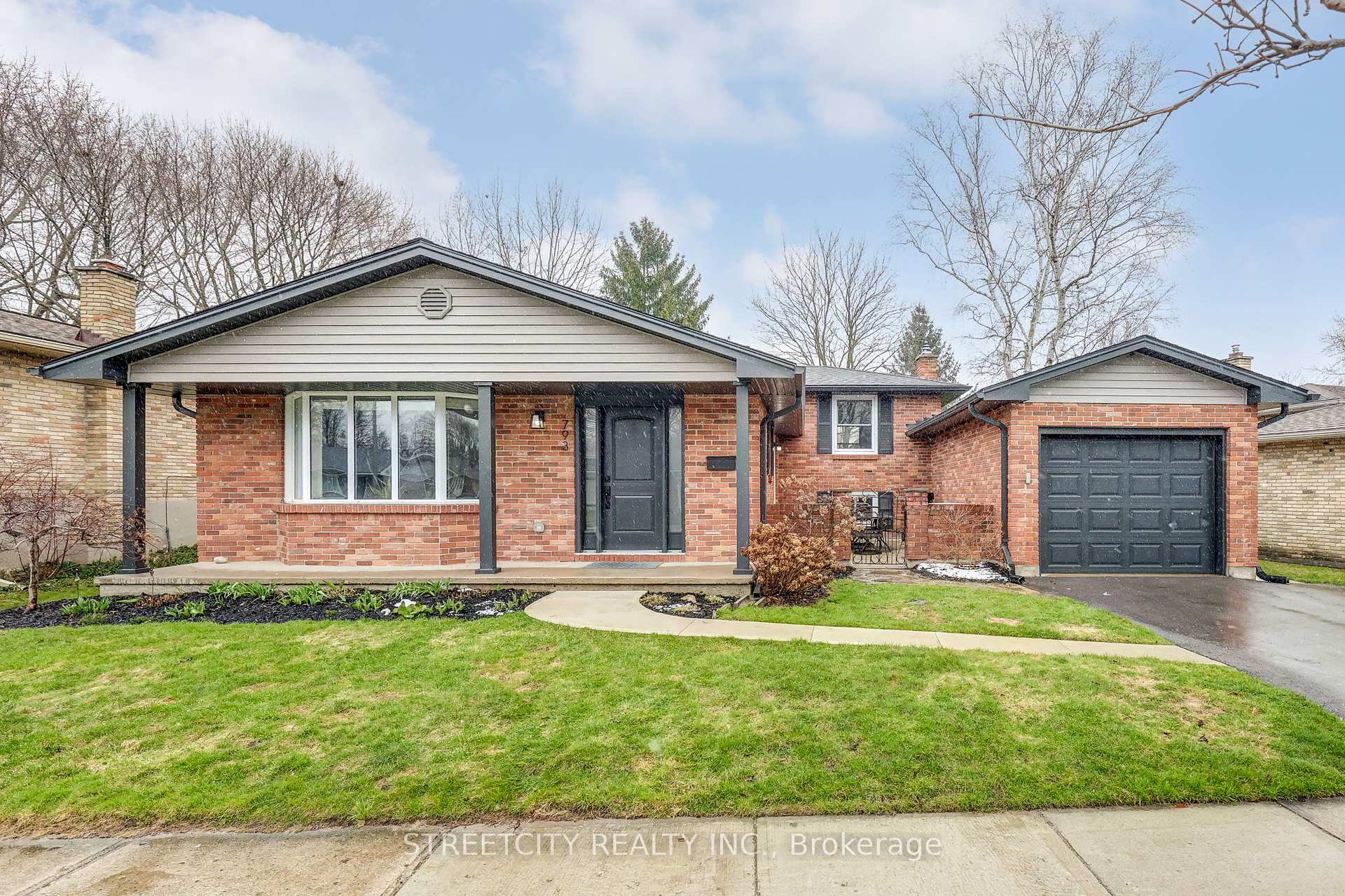 793 Grenfell Drive, London, ON N5X 2C4