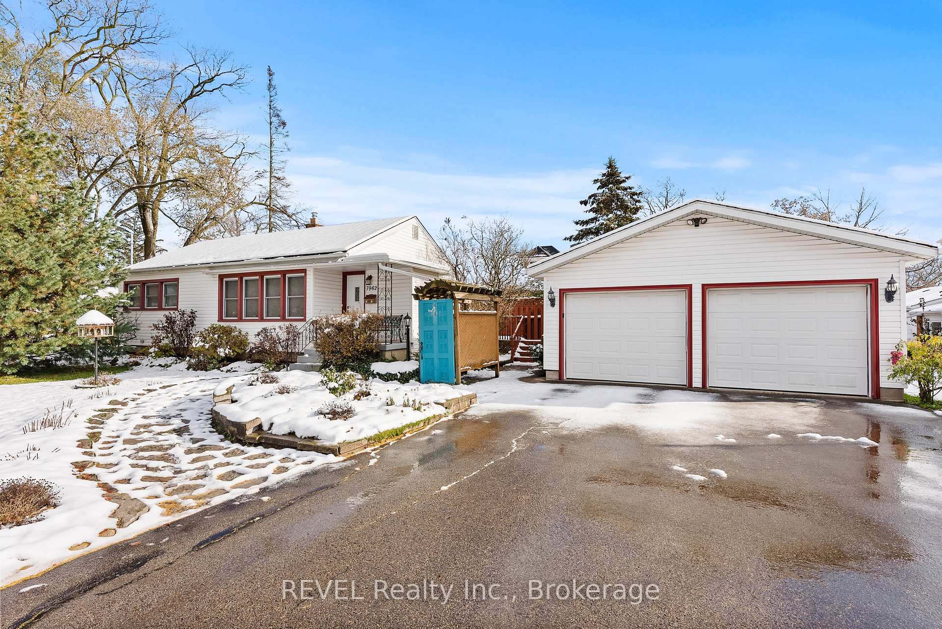 7962 Booth Street, Niagara Falls, ON L2H 1E8