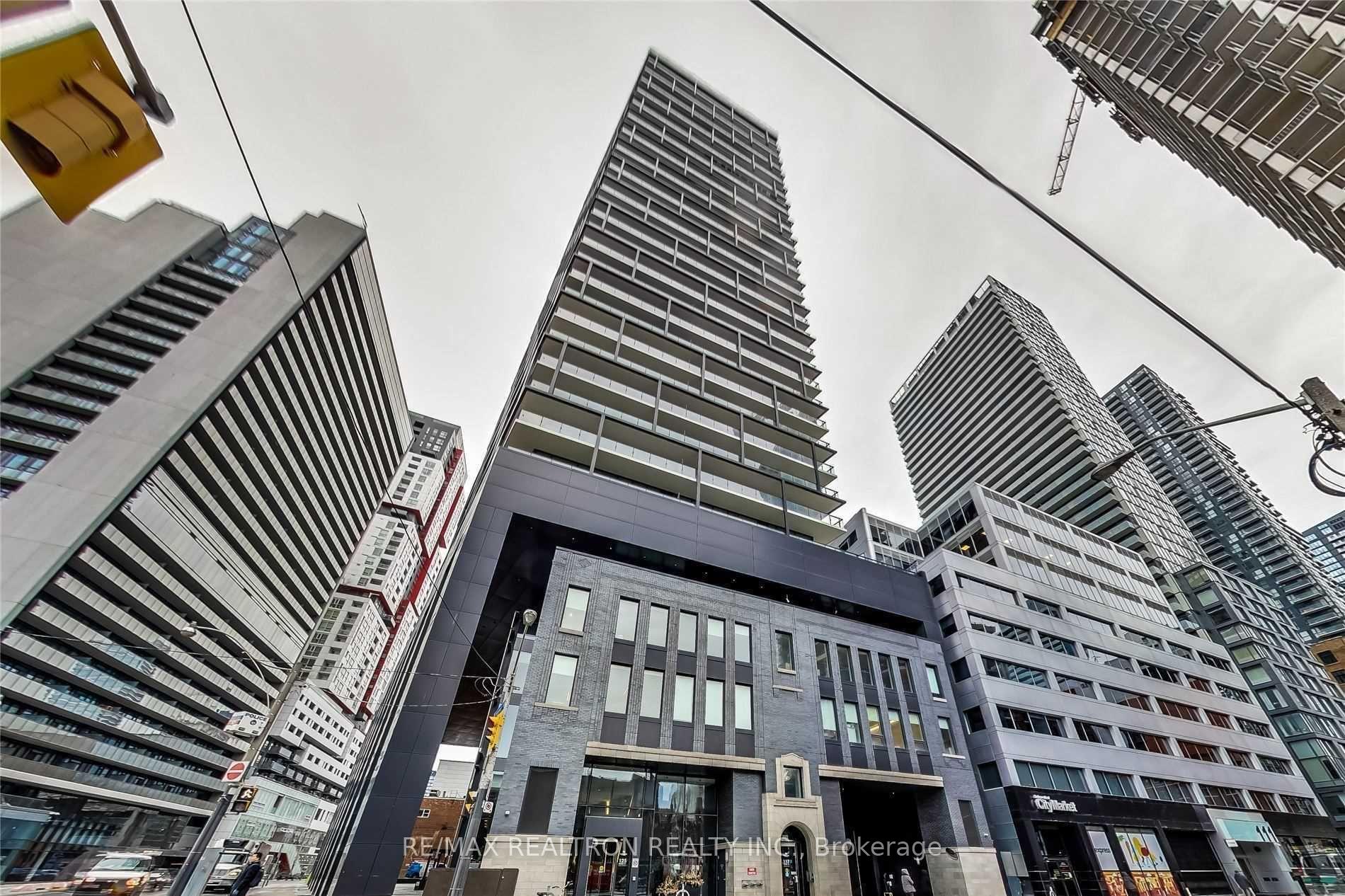 8 - 125 Peter Street, Toronto, ON M5V 0M2