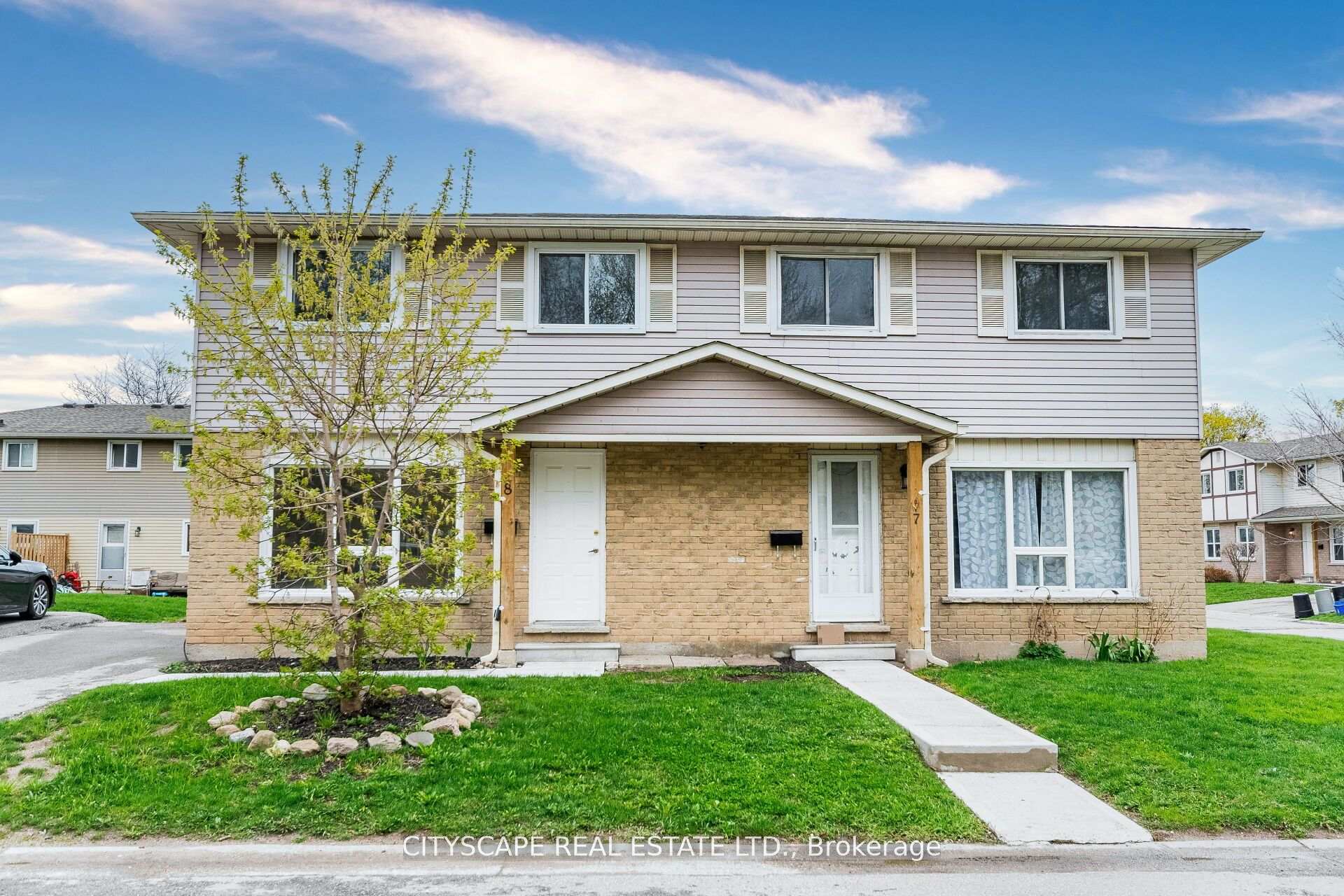 8 - 20 Mayfield Avenue, Waterloo, ON N2J 4M5