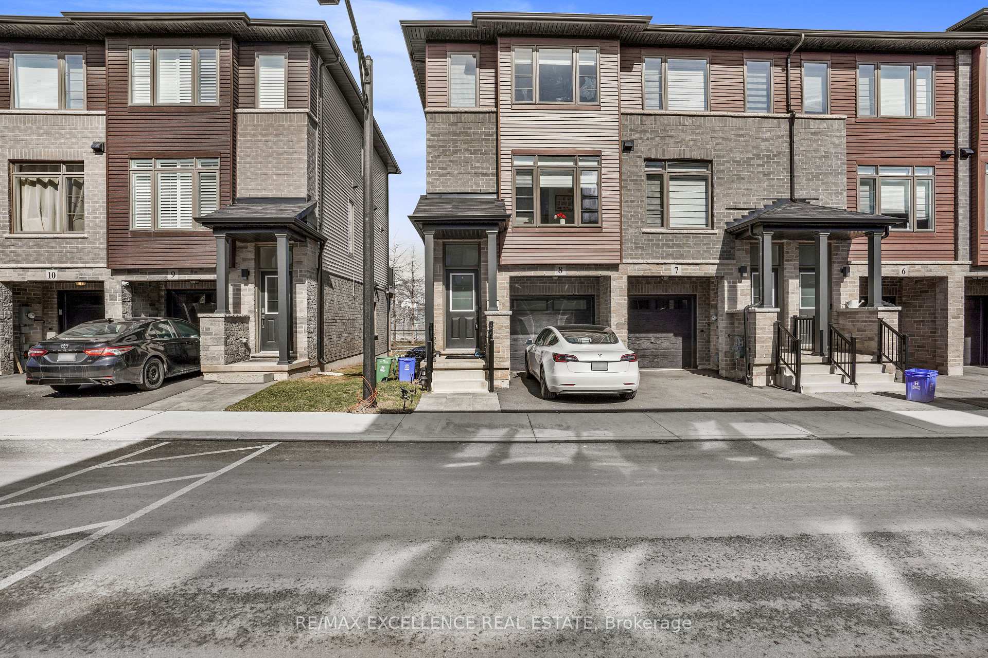 8 - 575 Woodward Ave Avenue, Hamilton, ON L8H 0B3