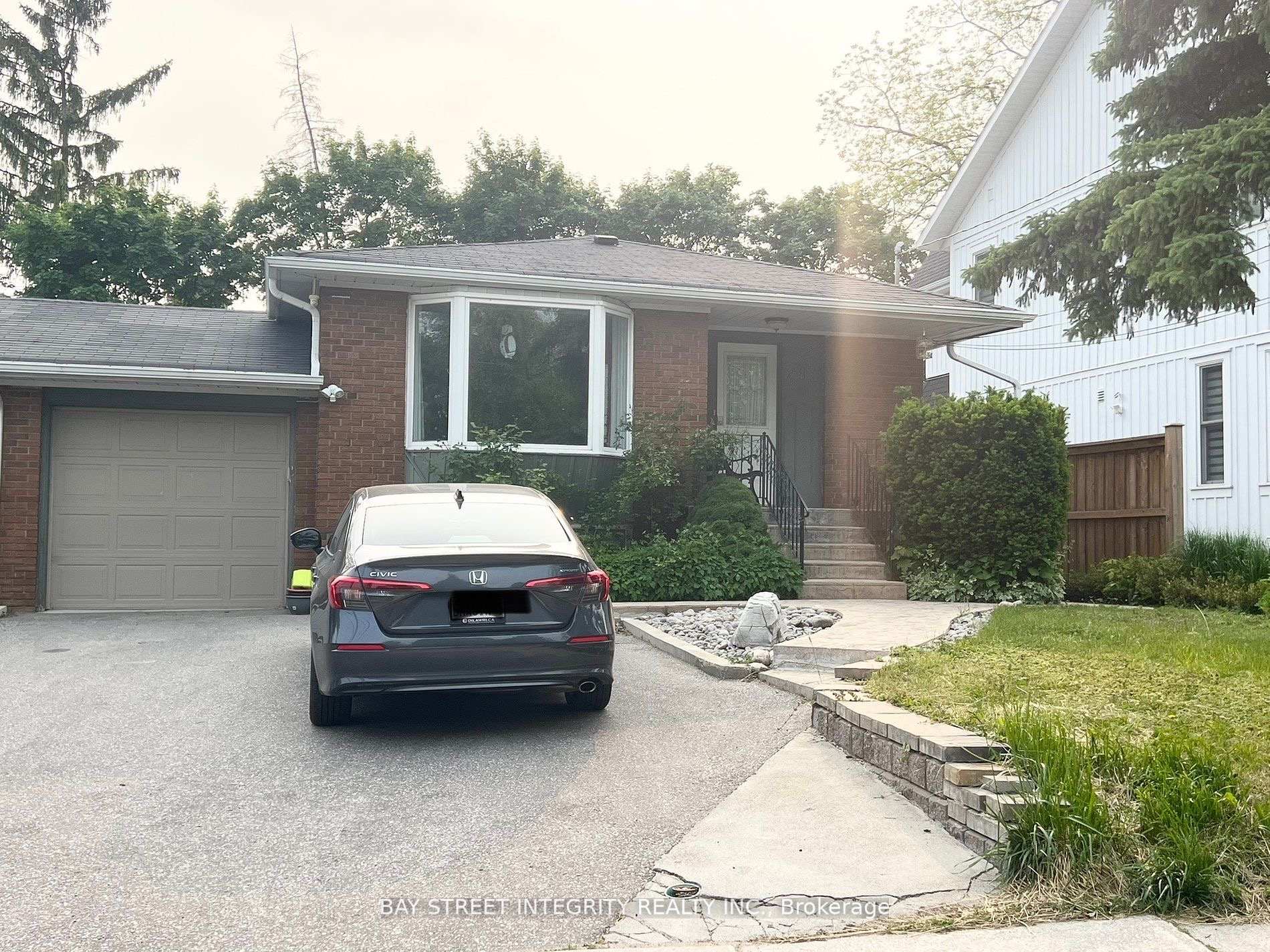 8 Albert Street, Markham, ON L3P 2T2