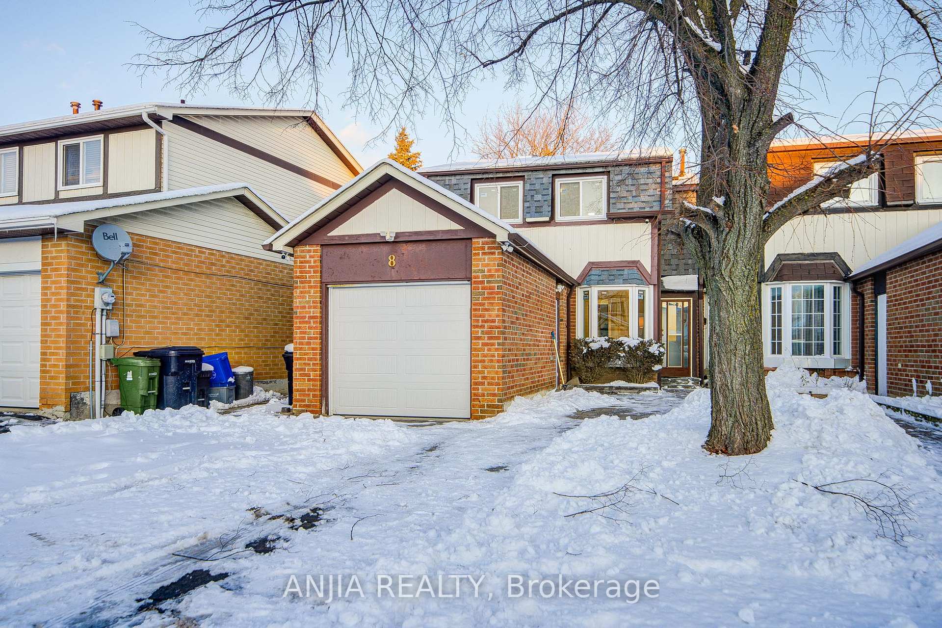 8 Barnwell Drive, Toronto, ON M1V 1Y8