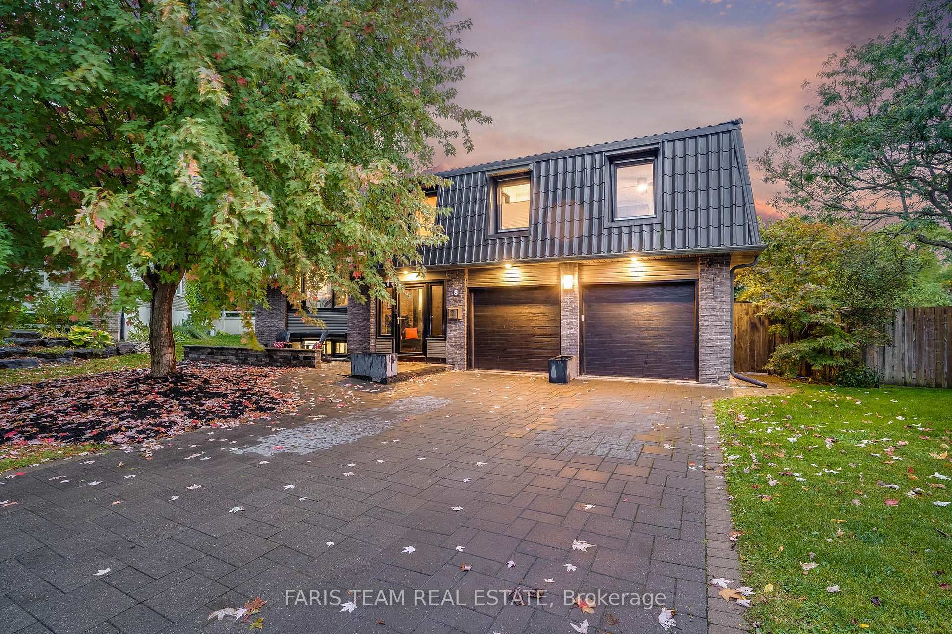 8 Campfire Court, Barrie, ON L4M 5G9