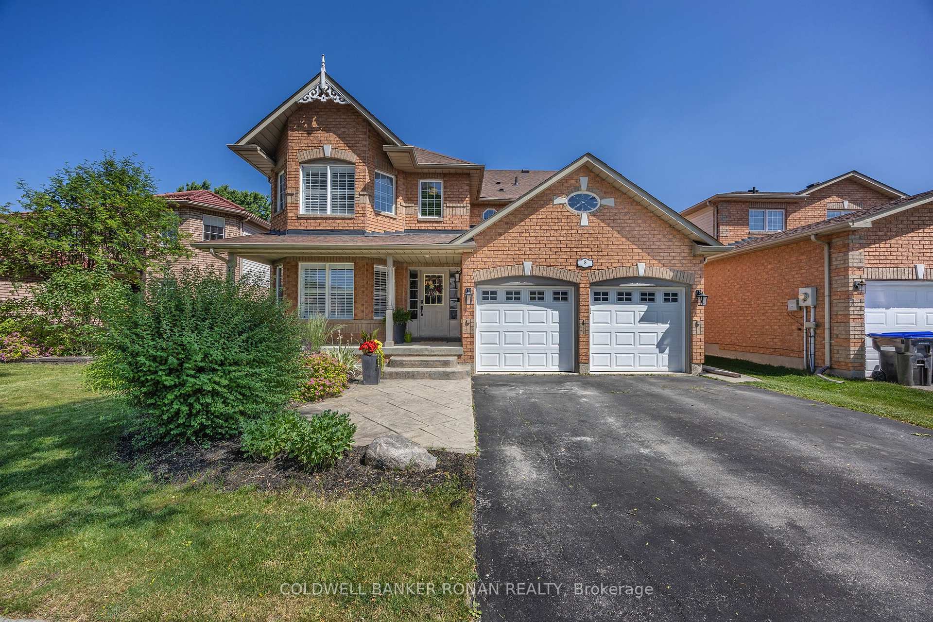8 Coburn Crescent, New Tecumseth, ON L0G 1A0