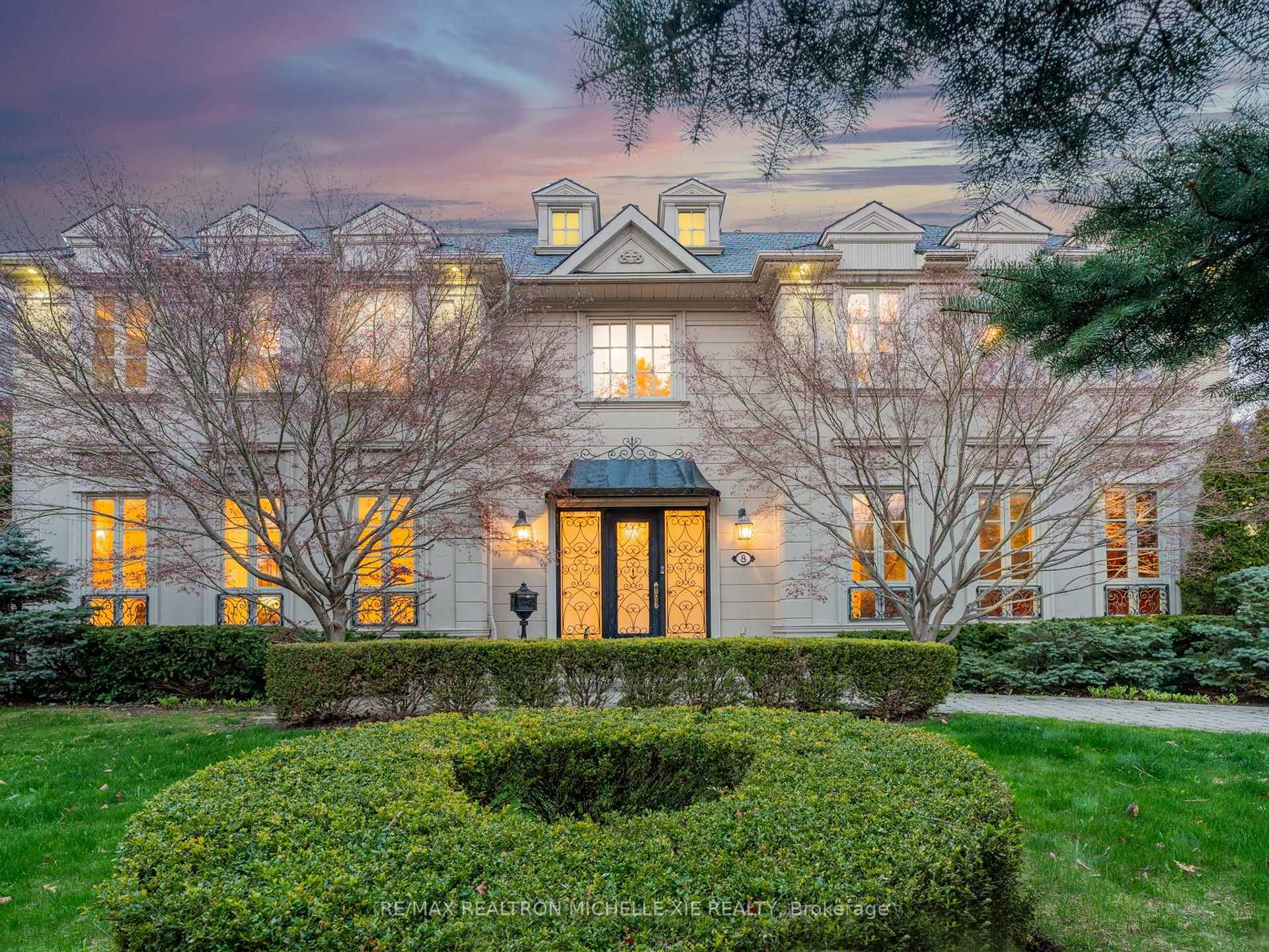 8 Colvestone Road, Toronto, ON M2L 1X3