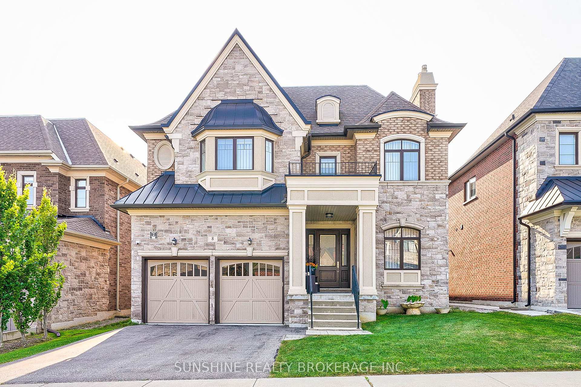 8 Georgian Bay Street, Richmond Hill, ON L4C 3T1