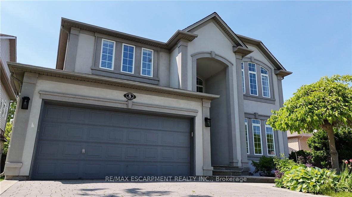 8 Hackney Court, Hamilton, ON L9K 1M3