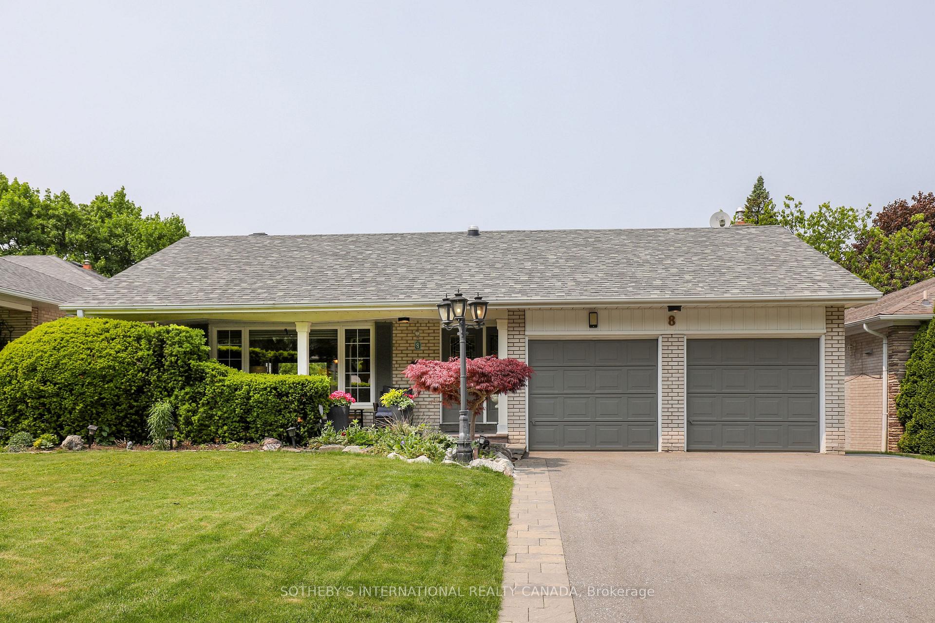 8 Hunting Ridge, Toronto, ON M9R 1B5