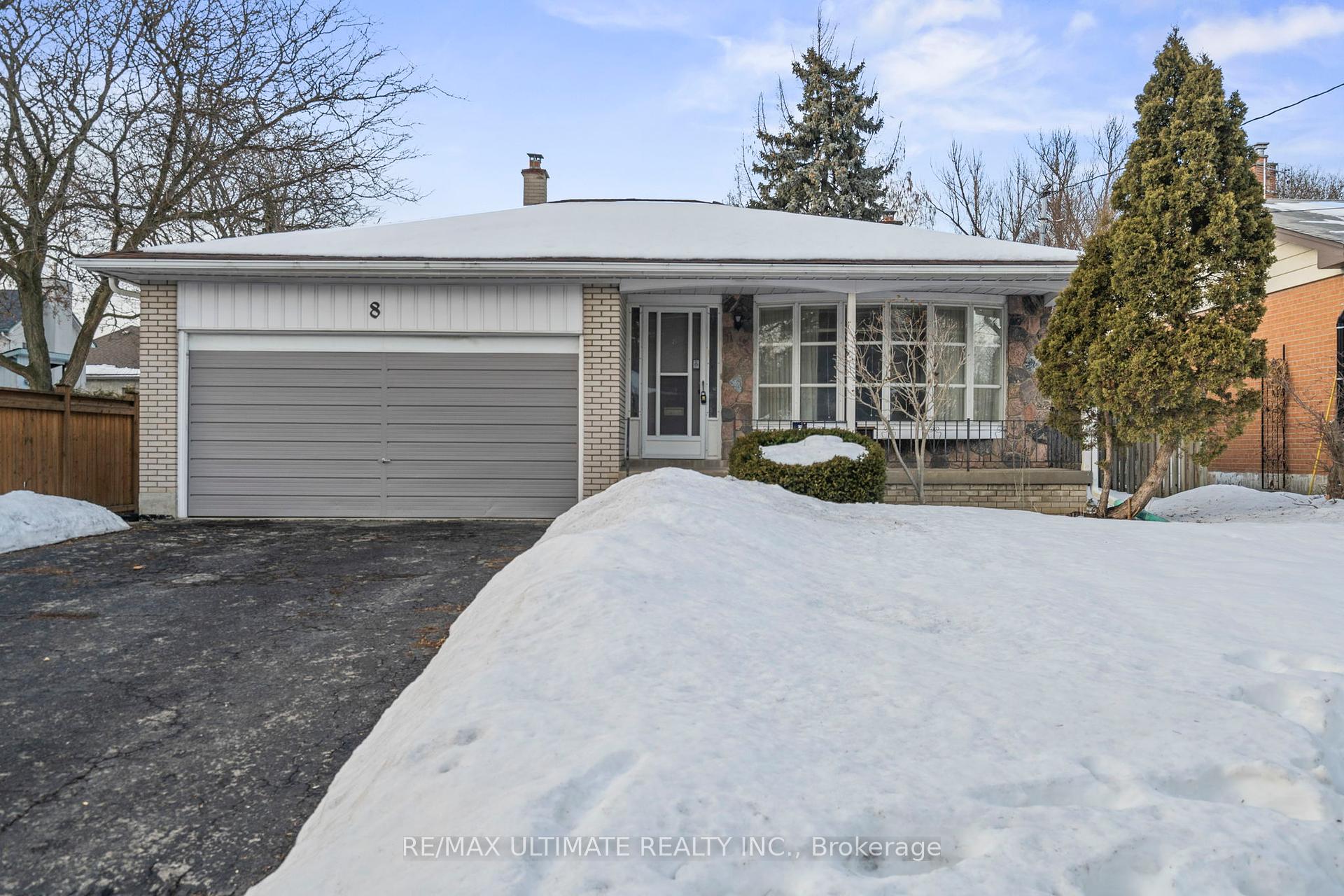 8 Keane Avenue, Toronto, ON M9B 2B7