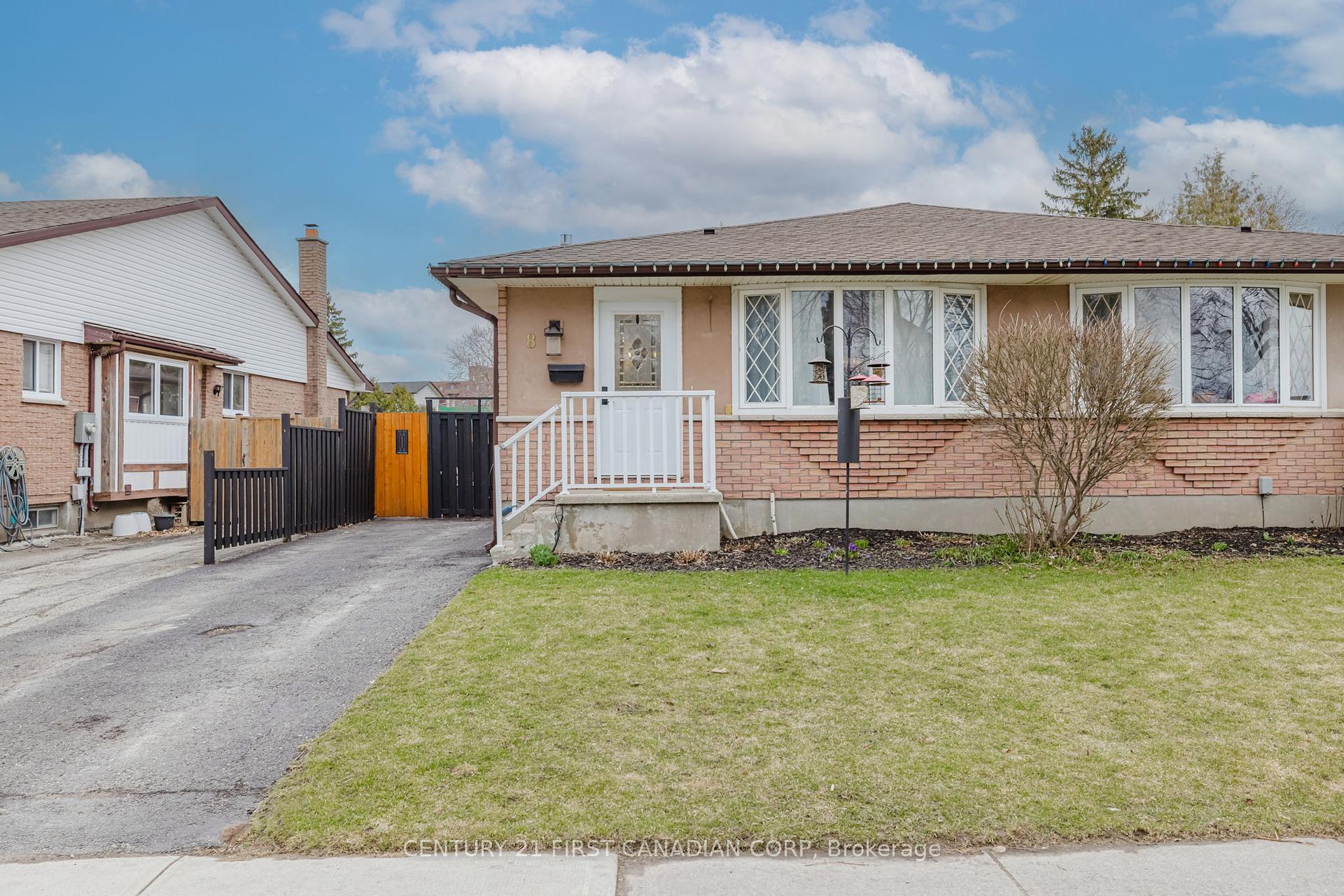 8 Lacey Crescent, London, ON N6E 2E7
