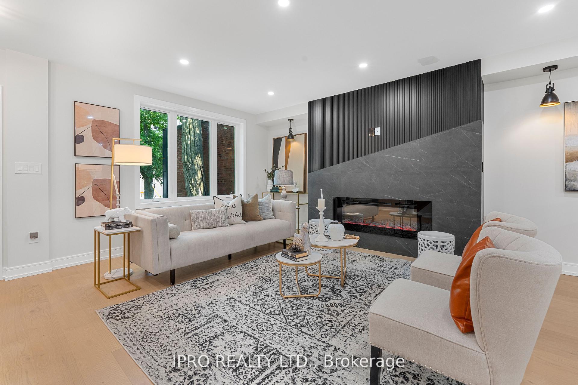 8 Main Street, Toronto, ON M4E 2V4