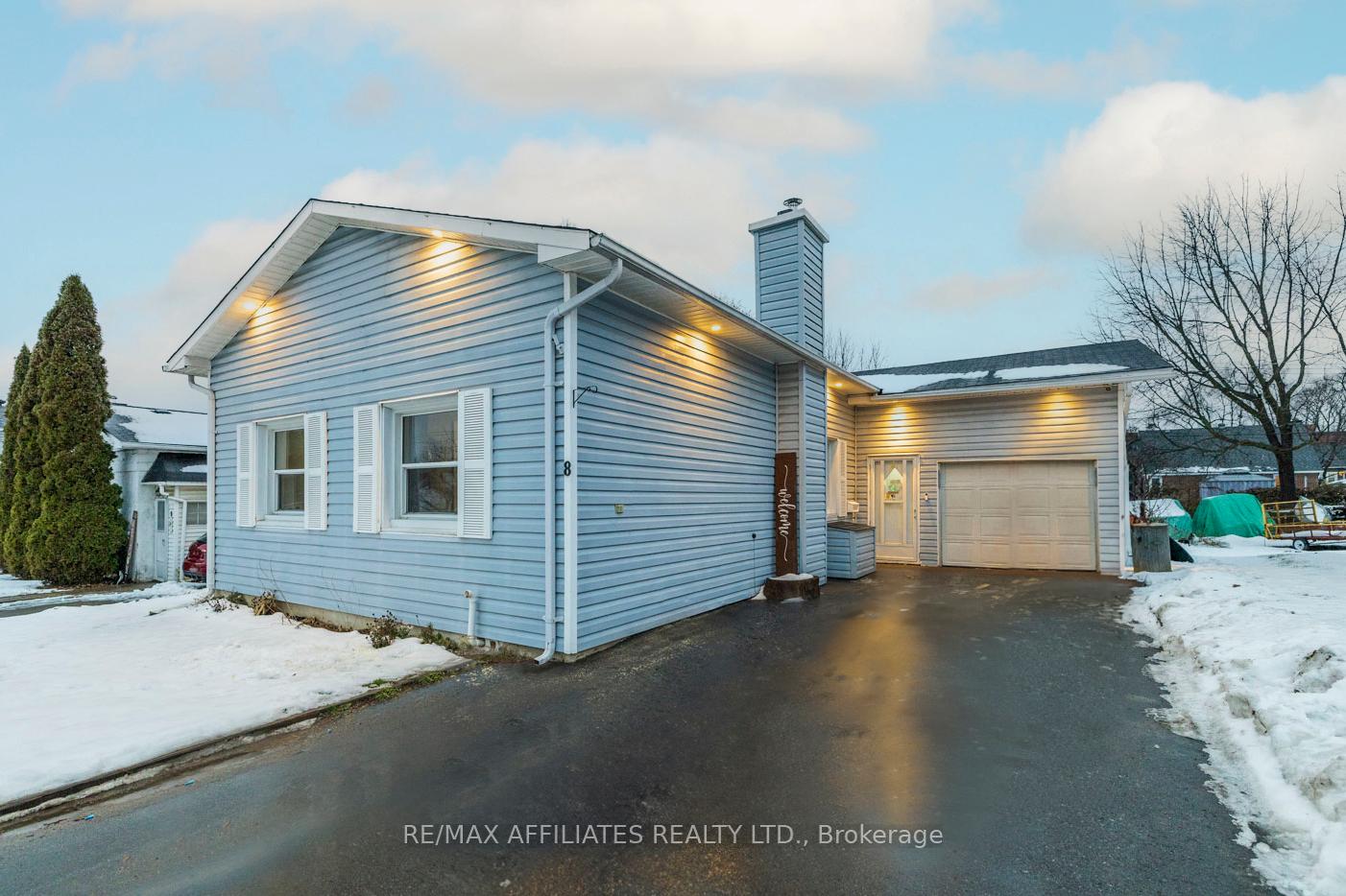 8 Mckenzie Avenue, Smiths Falls, ON K7A 3G5