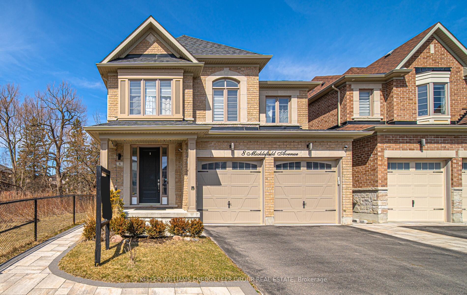 8 Micklefield Avenue, Whitby, ON L1P 0C3
