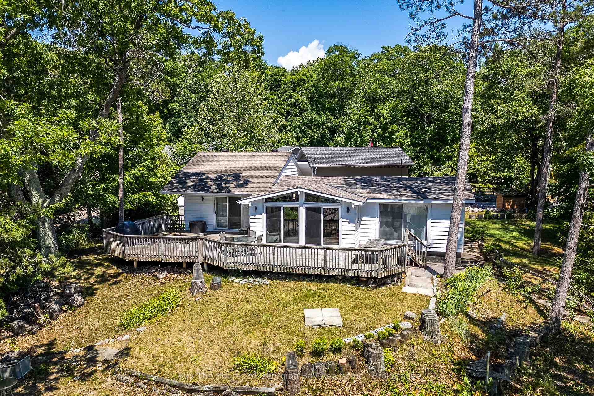 8 NASSAU Court, Tiny, ON L9M 0H3