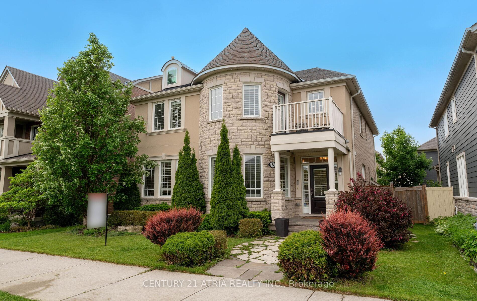 8 Peer Street, Markham, ON L6B 0R1