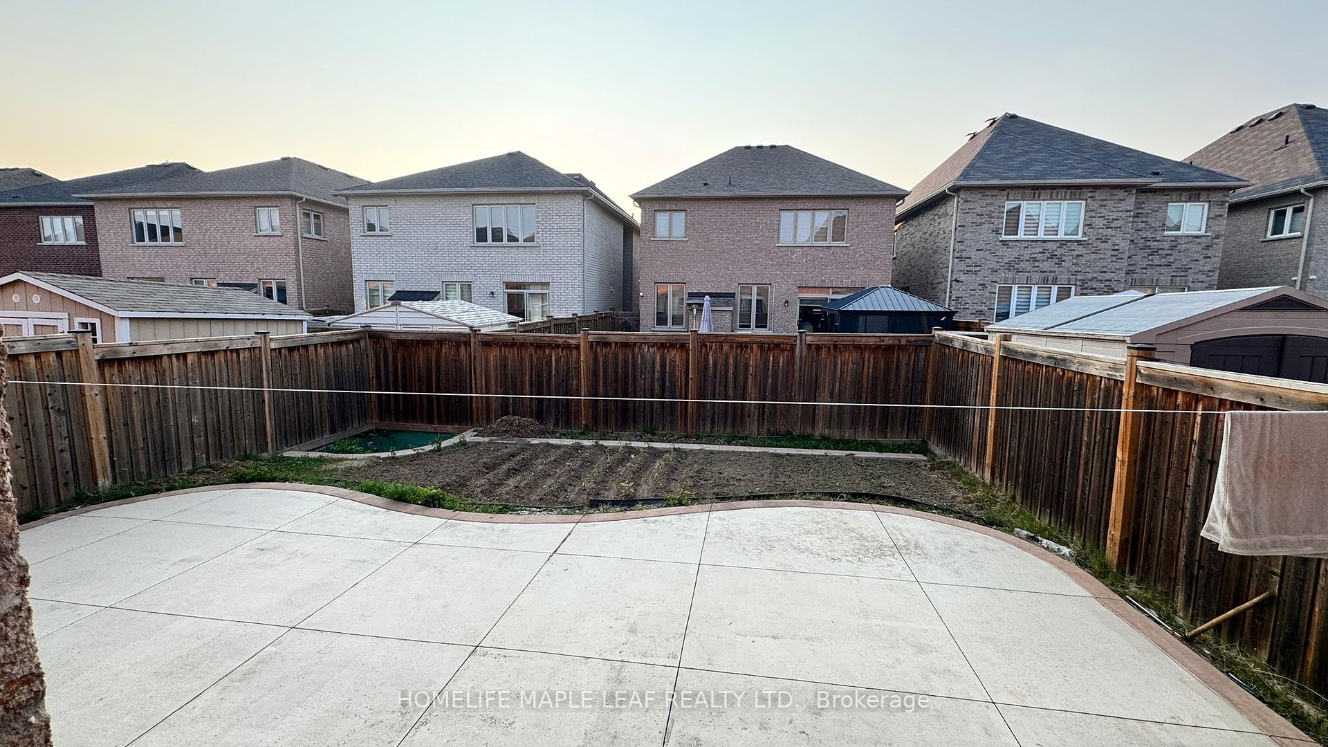 8 Ricardo Road, Brampton, ON L6P 3Z1