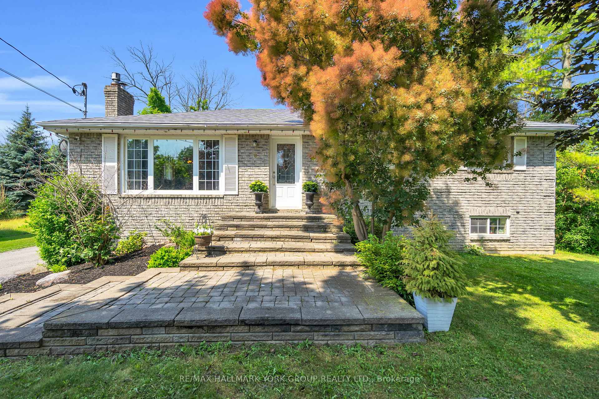 8 Rushton Road, Georgina, ON L0E 1S0