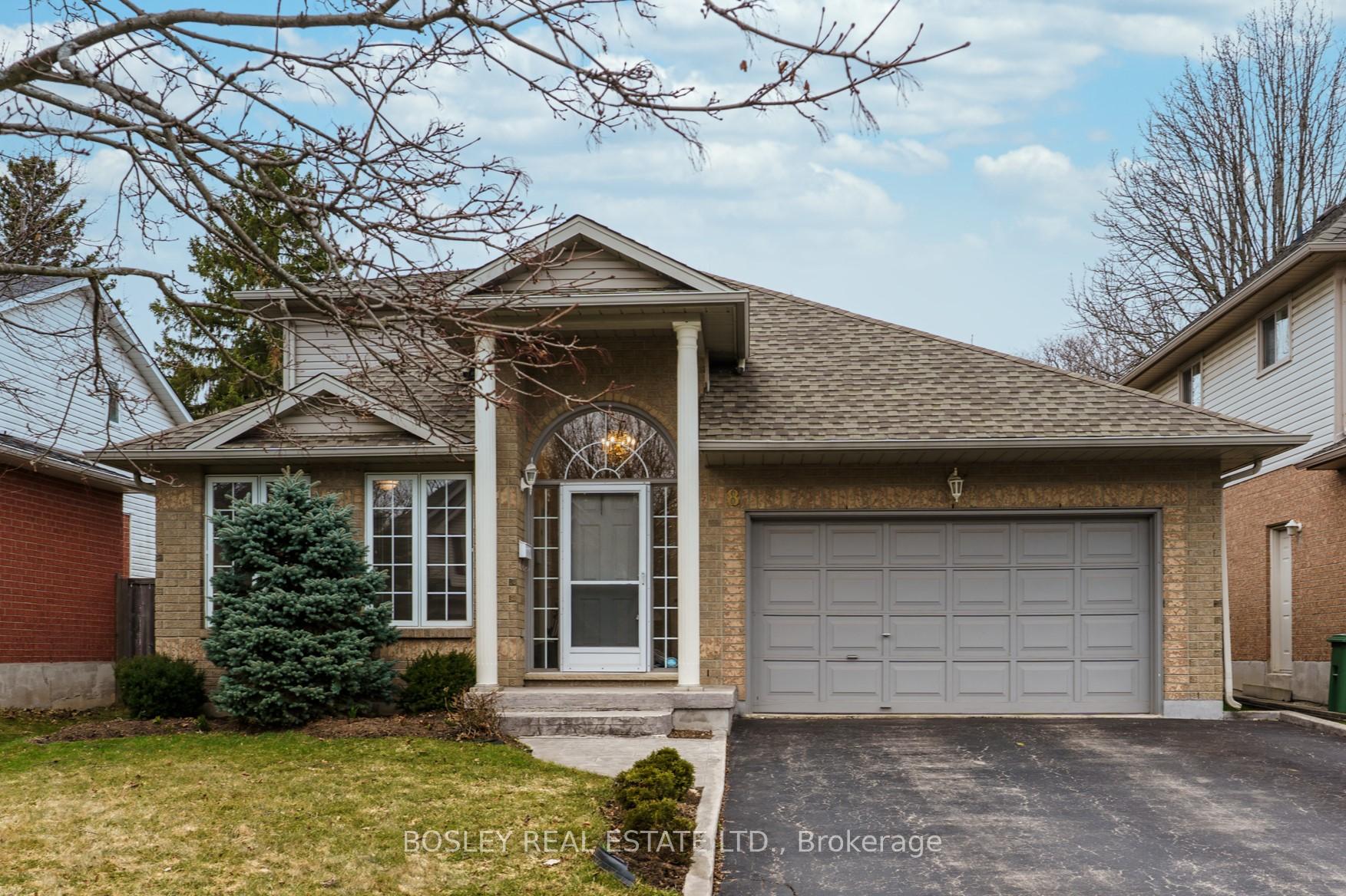 8 Silver Court, Hamilton, ON L8B 0H9