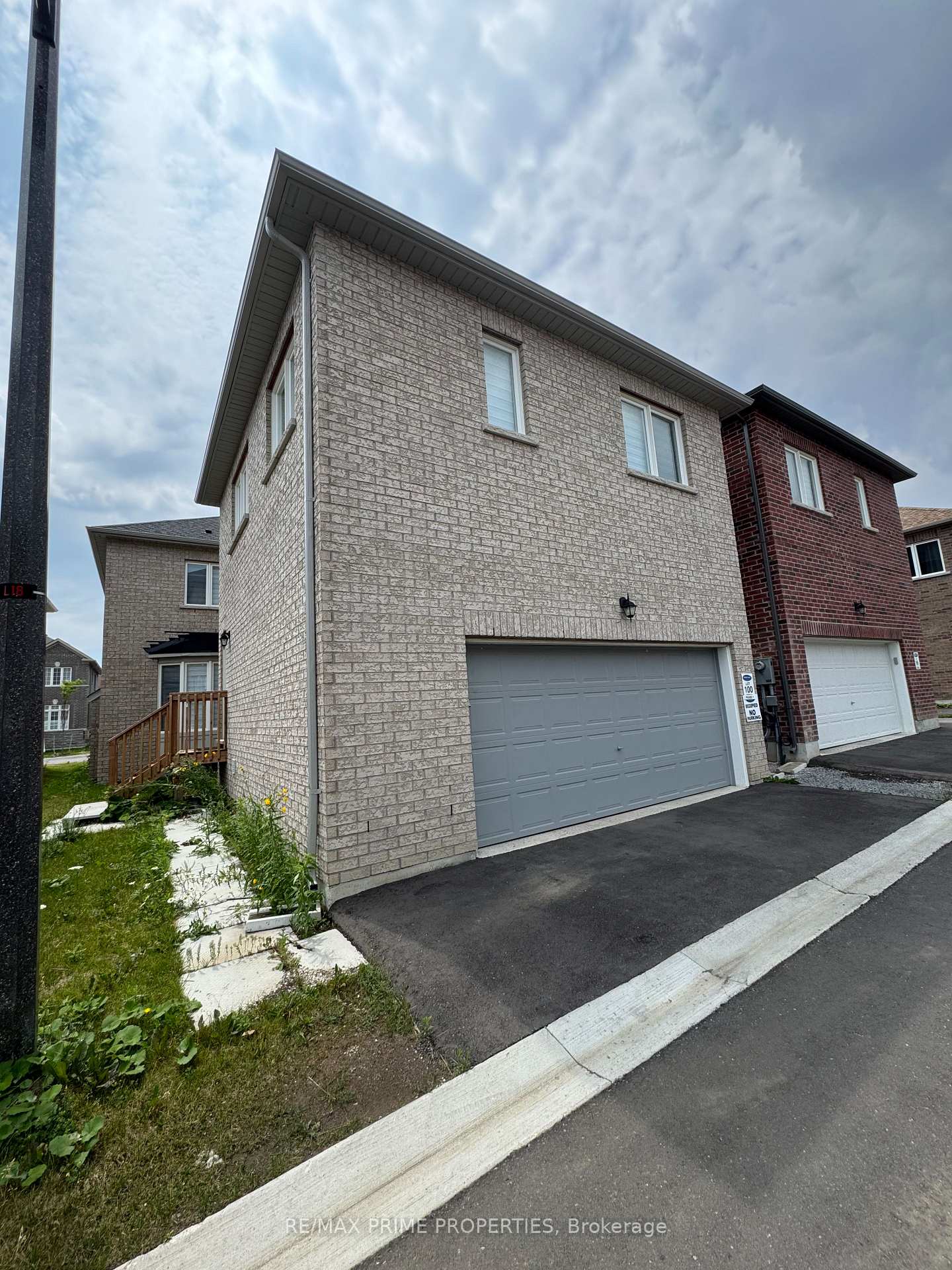 Coach House - 8 Waterleaf Road, Markham, ON L6B 0Z3