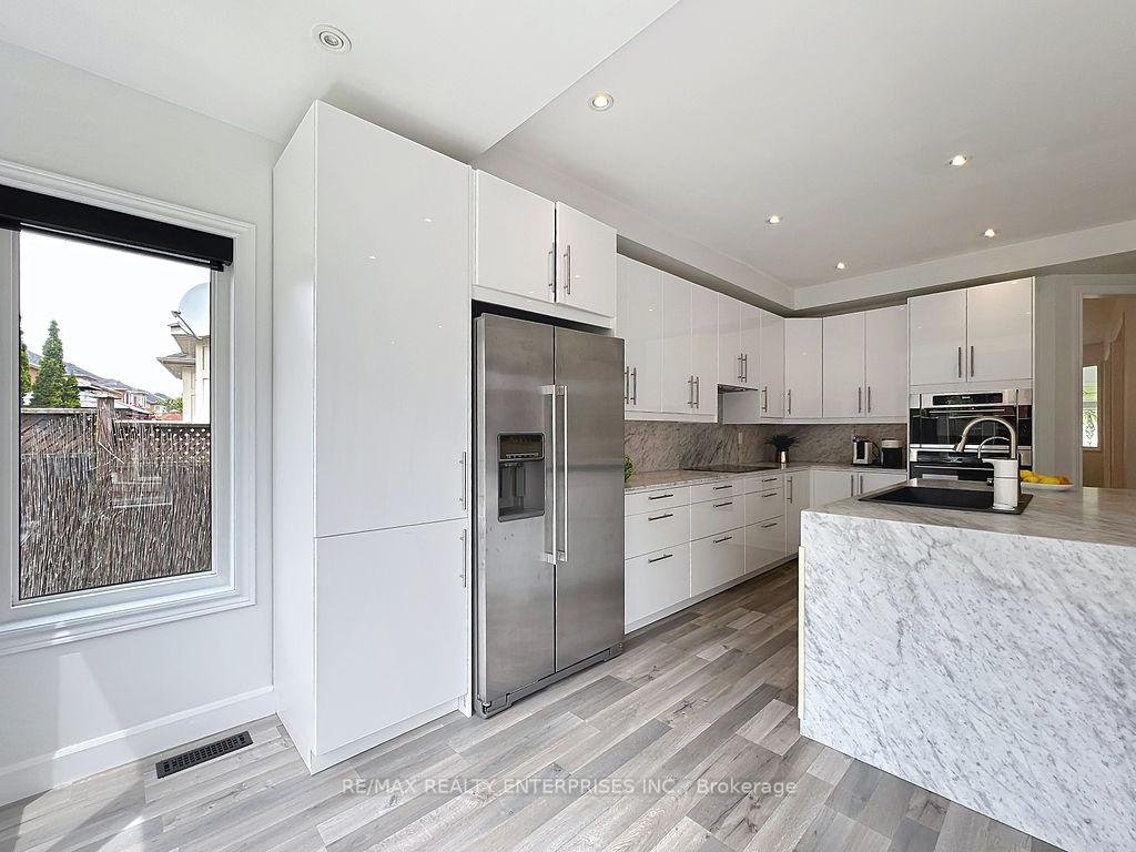 8 Wood Dale Road, Vaughan, ON L4K 5S8