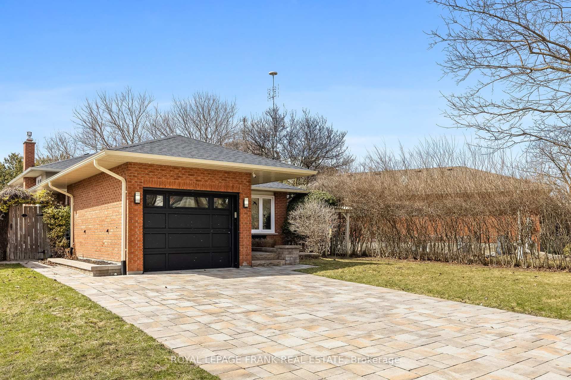 80 Michael Boulevard, Whitby, ON L1N 5Z1