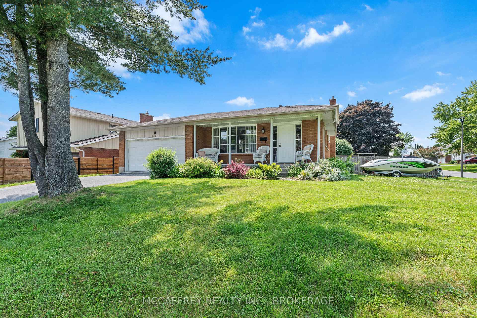 801 High Gate Park Drive, Kingston, ON K7M 5Z5