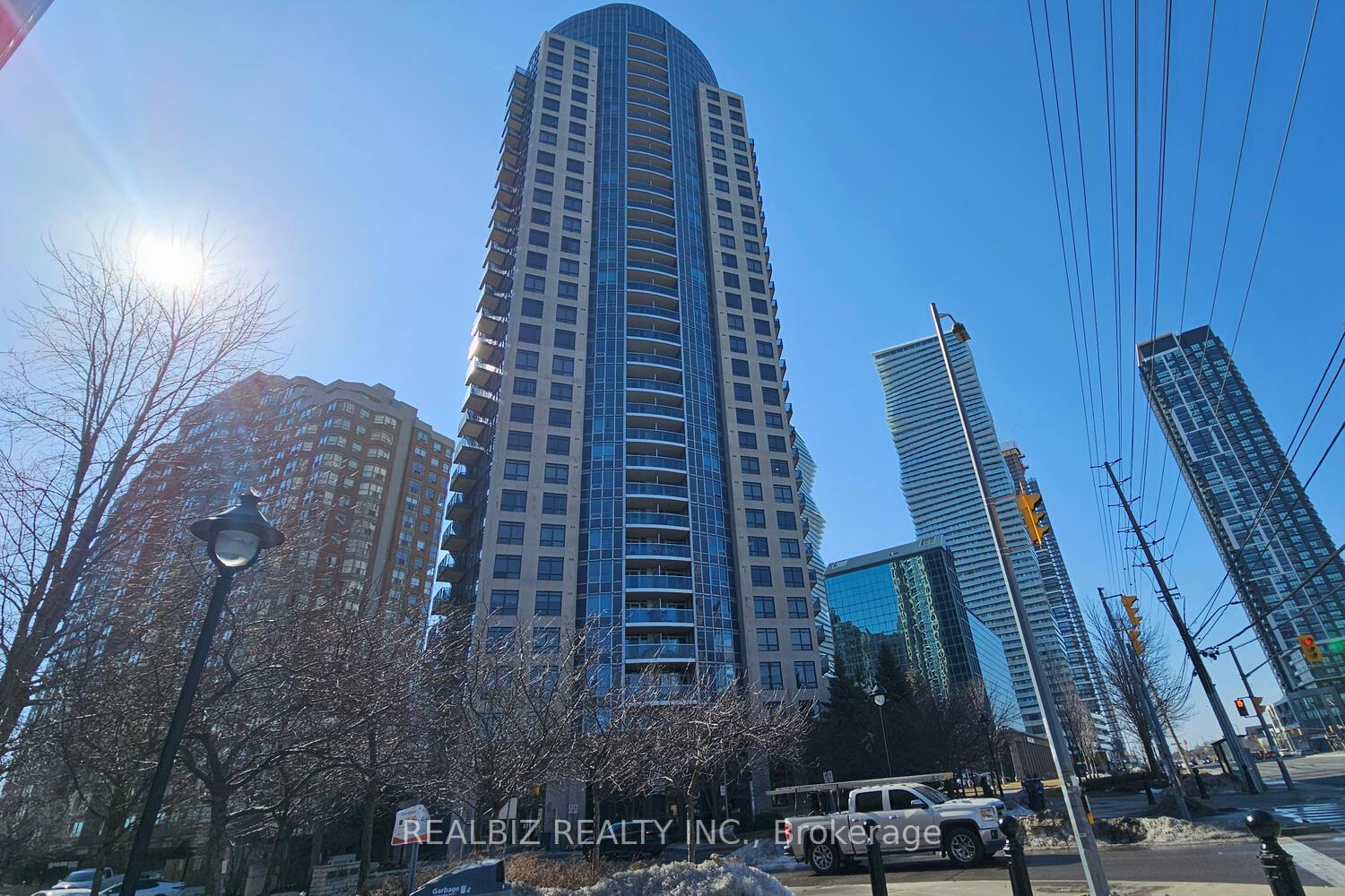 802 - 330 Burnhamthorpe Road W, Mississauga, ON L5B 3Y5