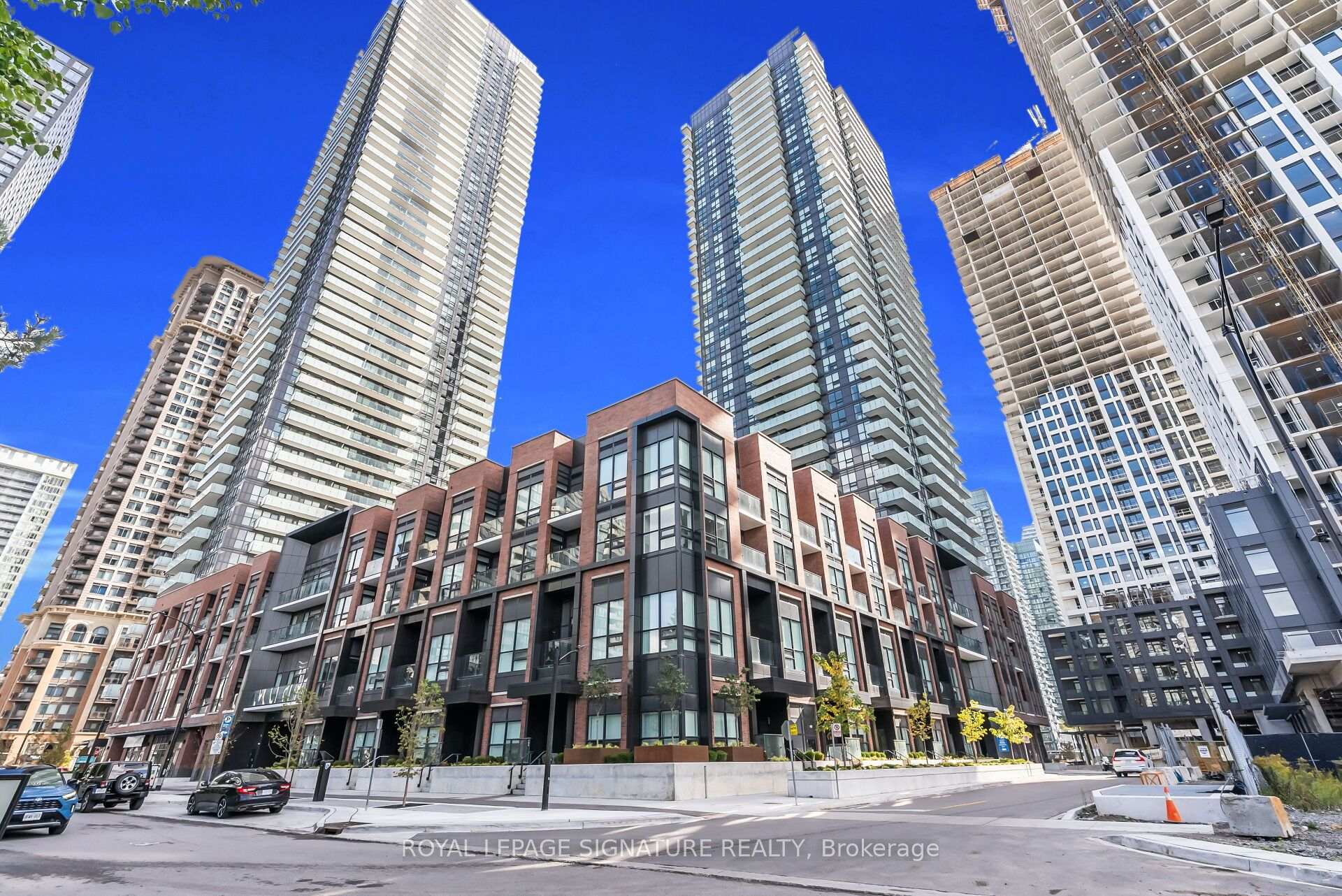 802 - 4130 Parkside Village Drive, Mississauga, ON L5B 3M8