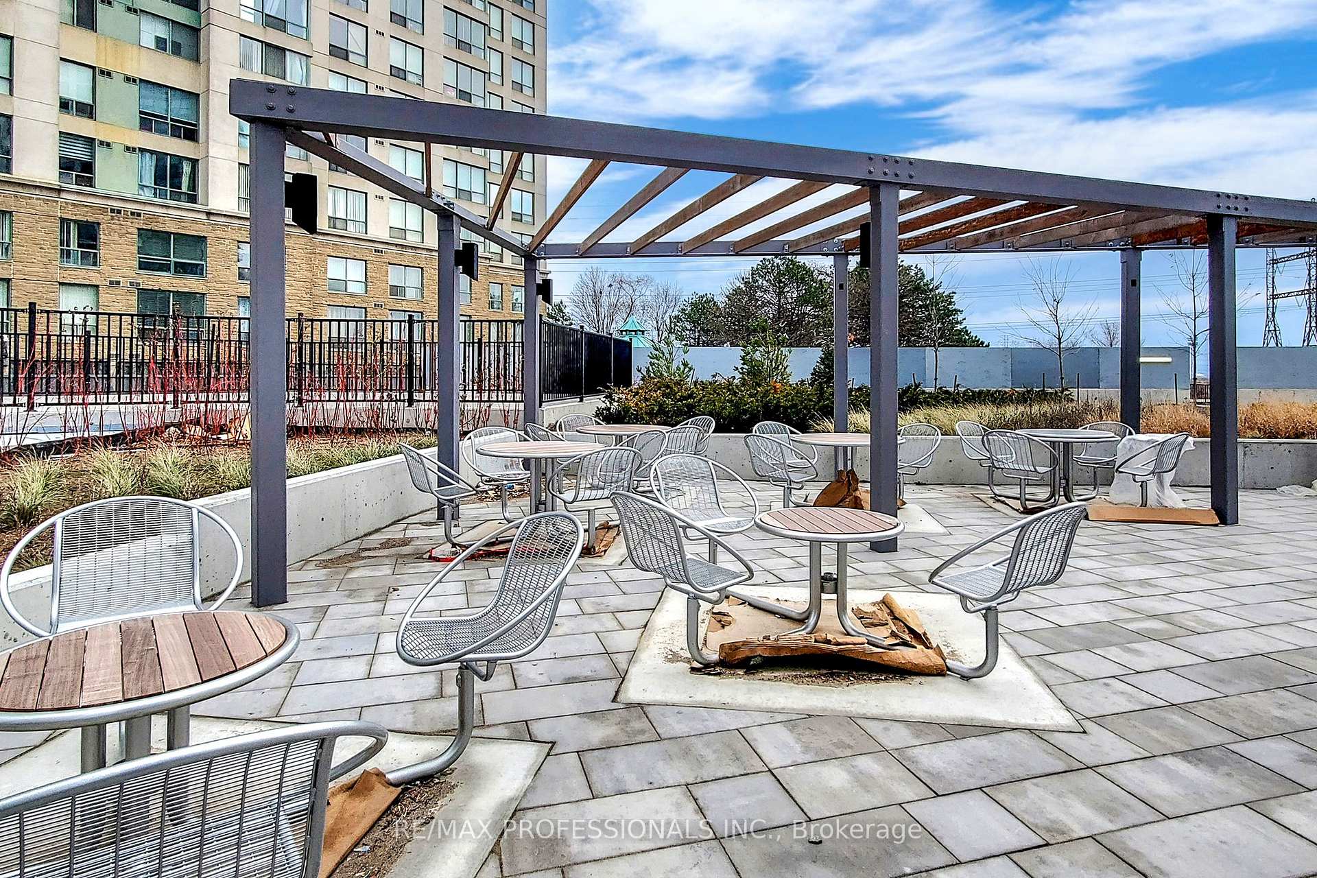 803 - 30 Samuel Wood Way, Toronto, ON M9B 1B1