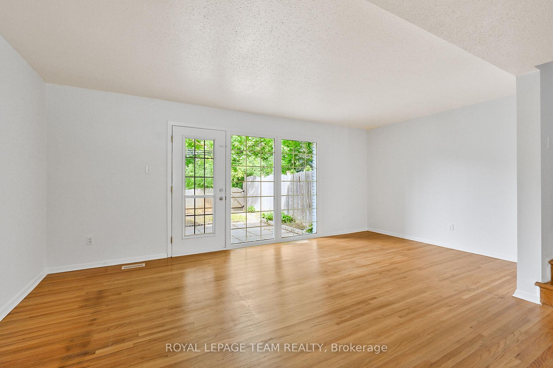 803 Provost Drive, Billings Bridge - Riverside Park and Area, ON K1V 6X5