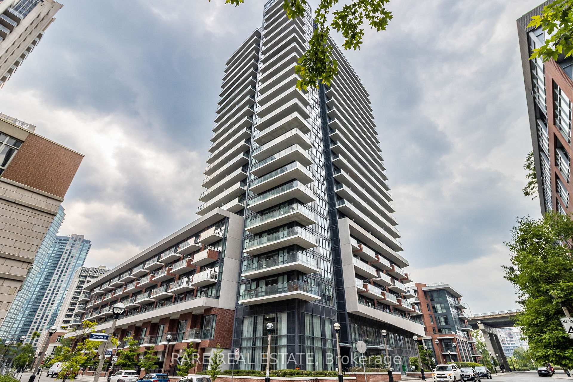 806 - 38 Iannuzzi Street, Toronto, ON M5V 0S2