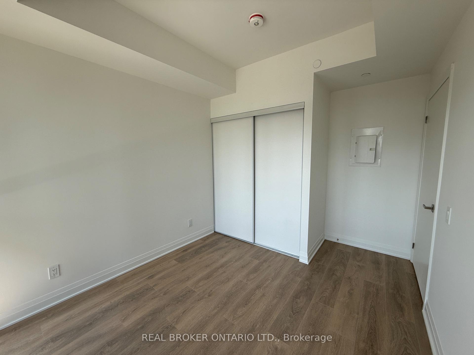 806 - 4015 The Exchange, Mississauga, ON L5B 0N9