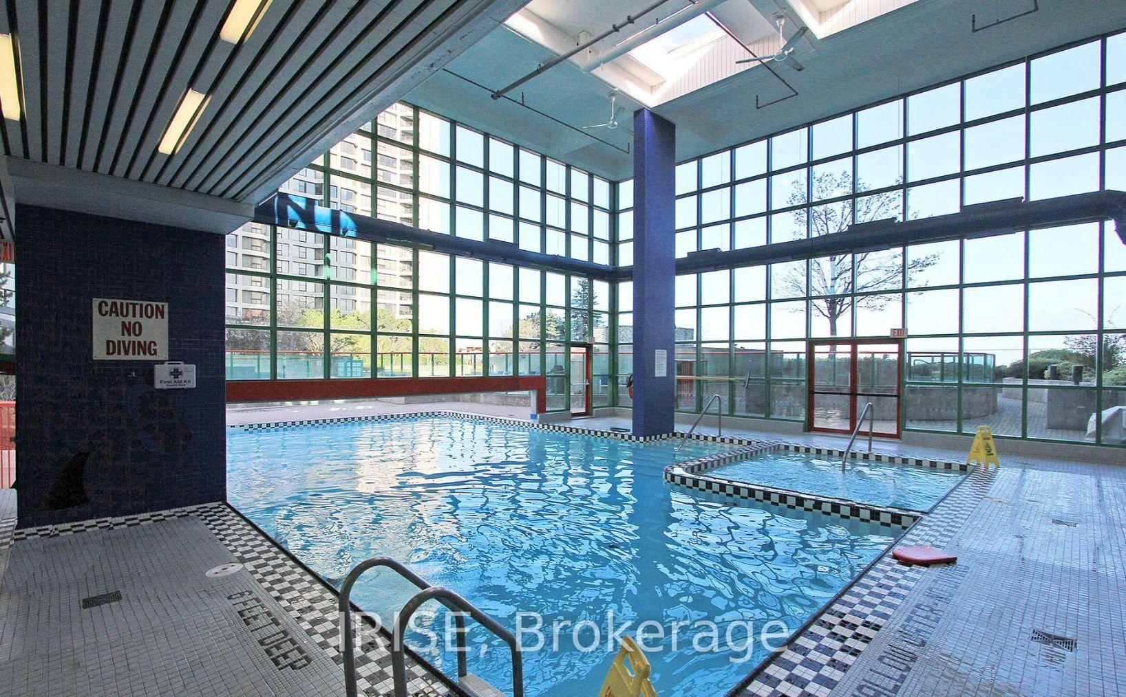 806 - 77 Harbour Square, Toronto, ON M5J 2S2