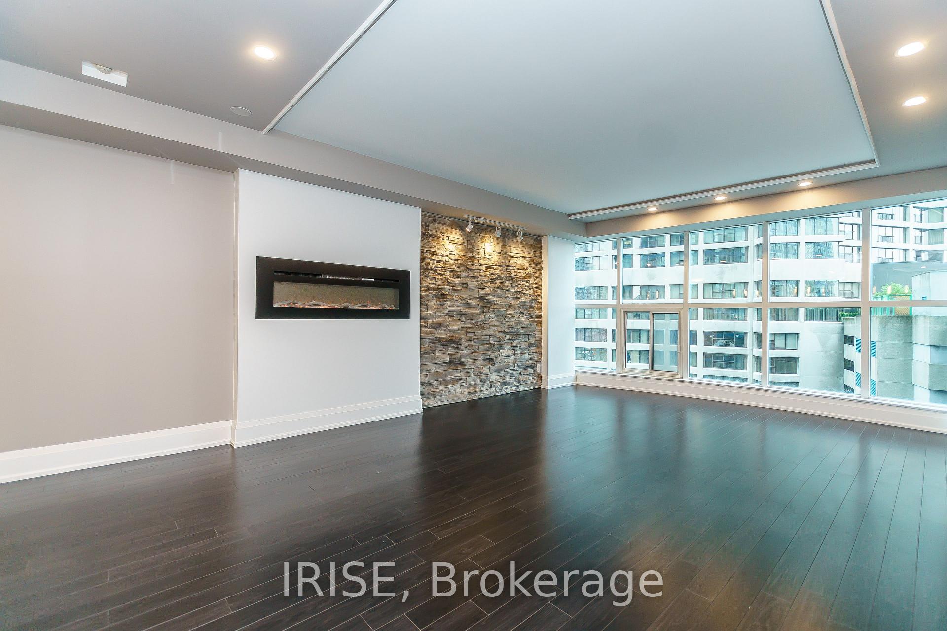 806 - 77 Harbour Square W, Toronto, ON M5J 2S2