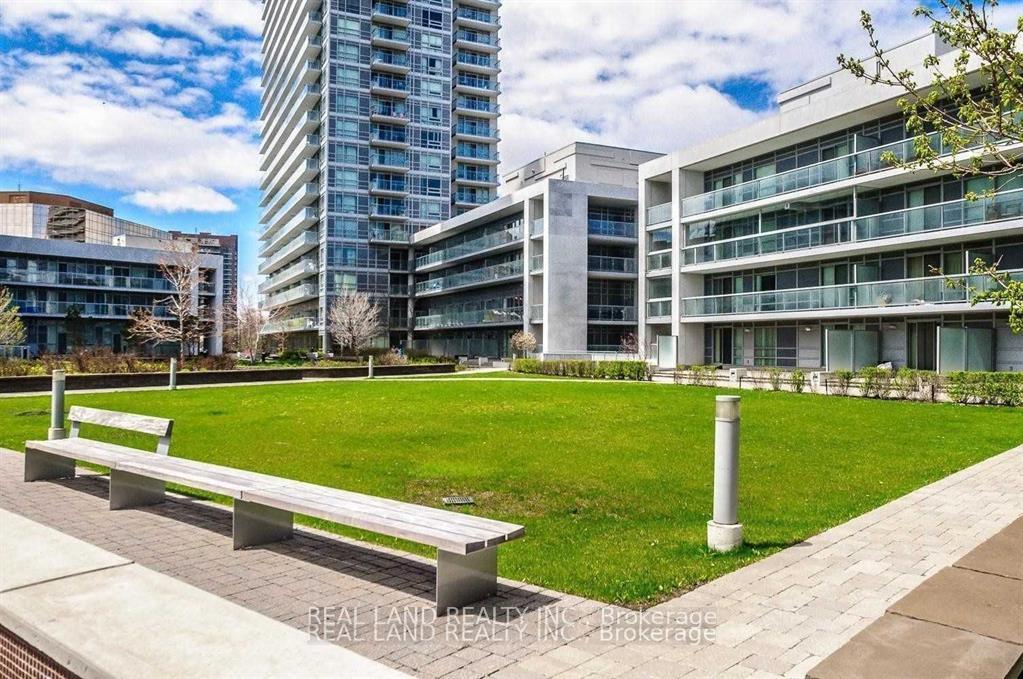 807 - 30 Herons Hill Way W, Toronto, ON M2J 0A7