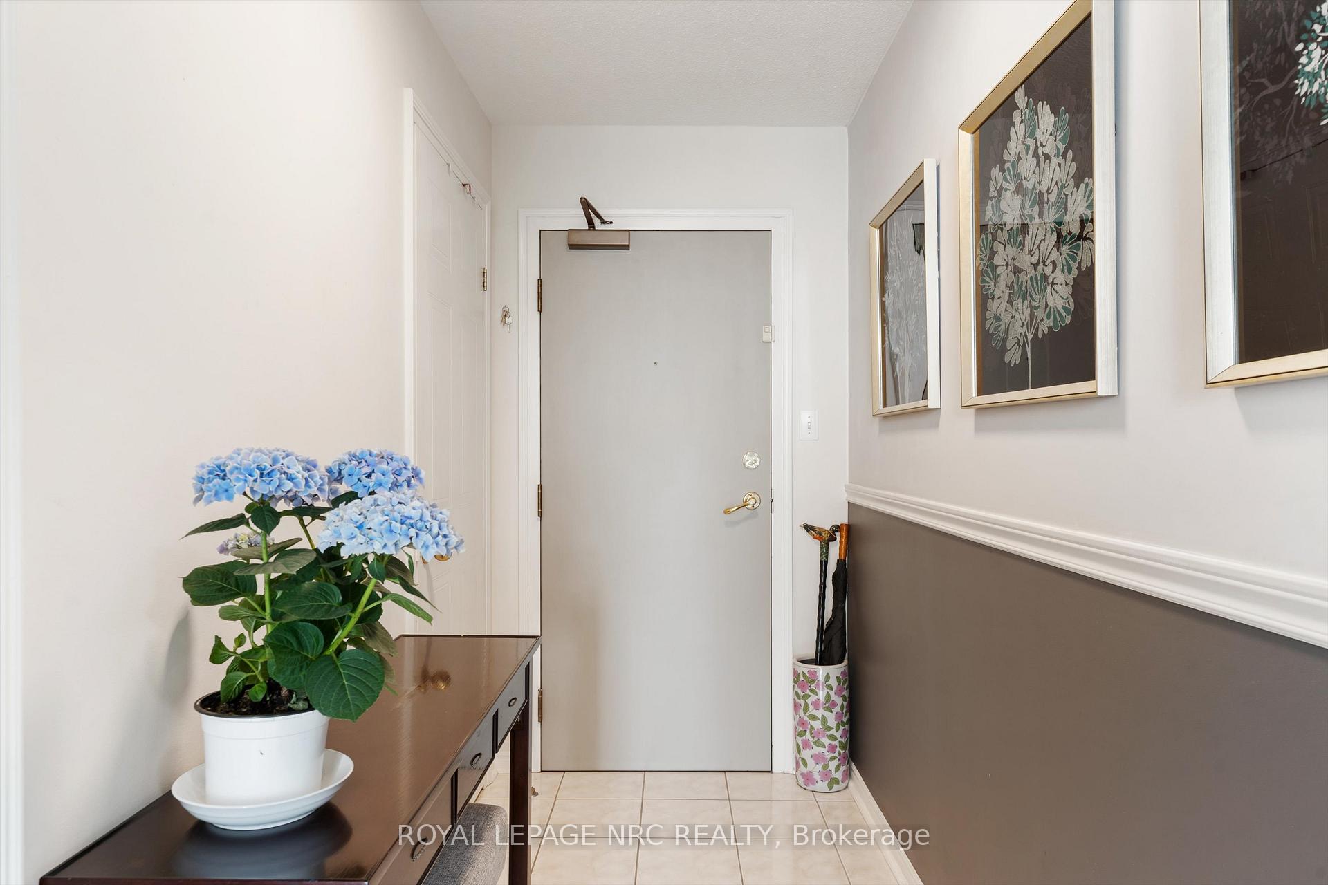 807 - 5100 Dorchester Road, Niagara Falls, ON L2E 7H4