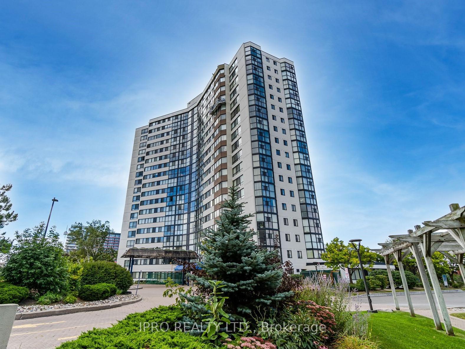 808 - 1360 Rathburn Road E, Mississauga, ON L4W 4H4