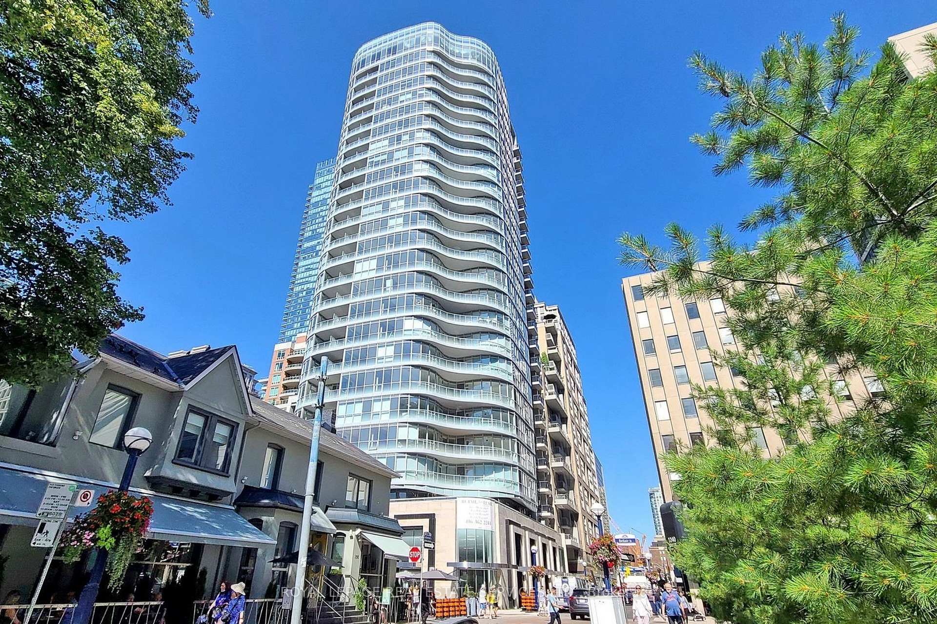 808 - 88 Cumberland Street, Toronto, ON M5R 1A3