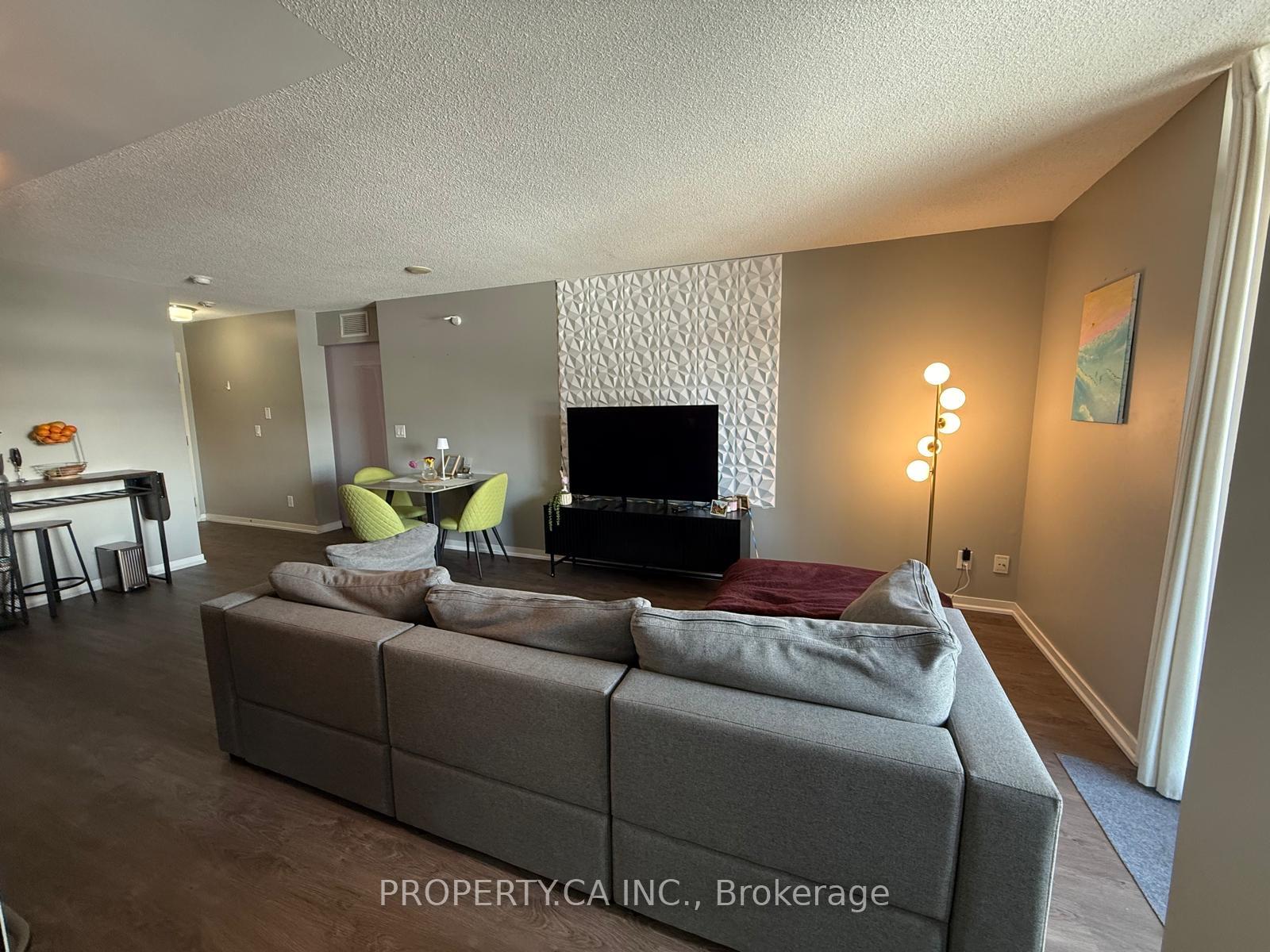 811 - 38 Joe Shuster Way, Toronto, ON M6K 0A5