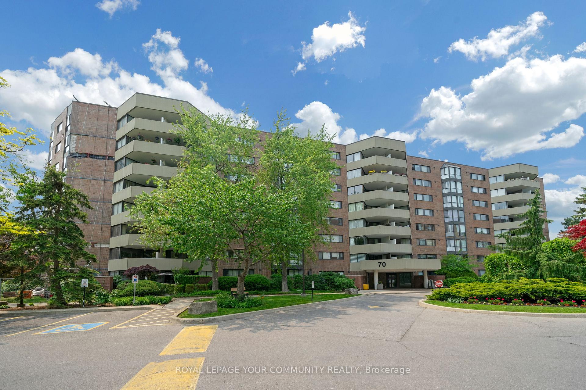 811 - 70 Baif Boulevard, Richmond Hill, ON L4C 5L1