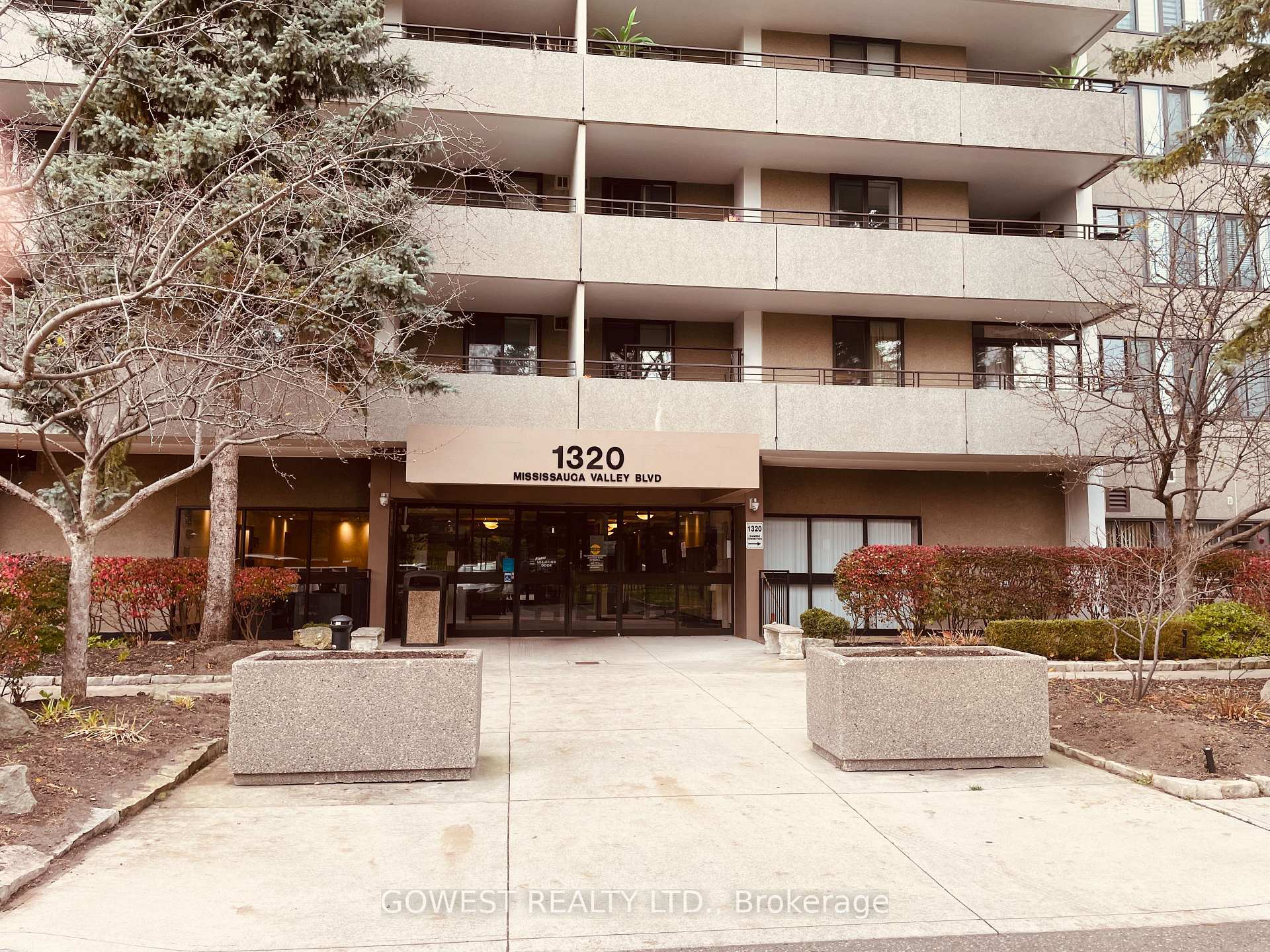 812 - 1320 Mississauga Valley Boulevard, Mississauga, ON L5A 3S9