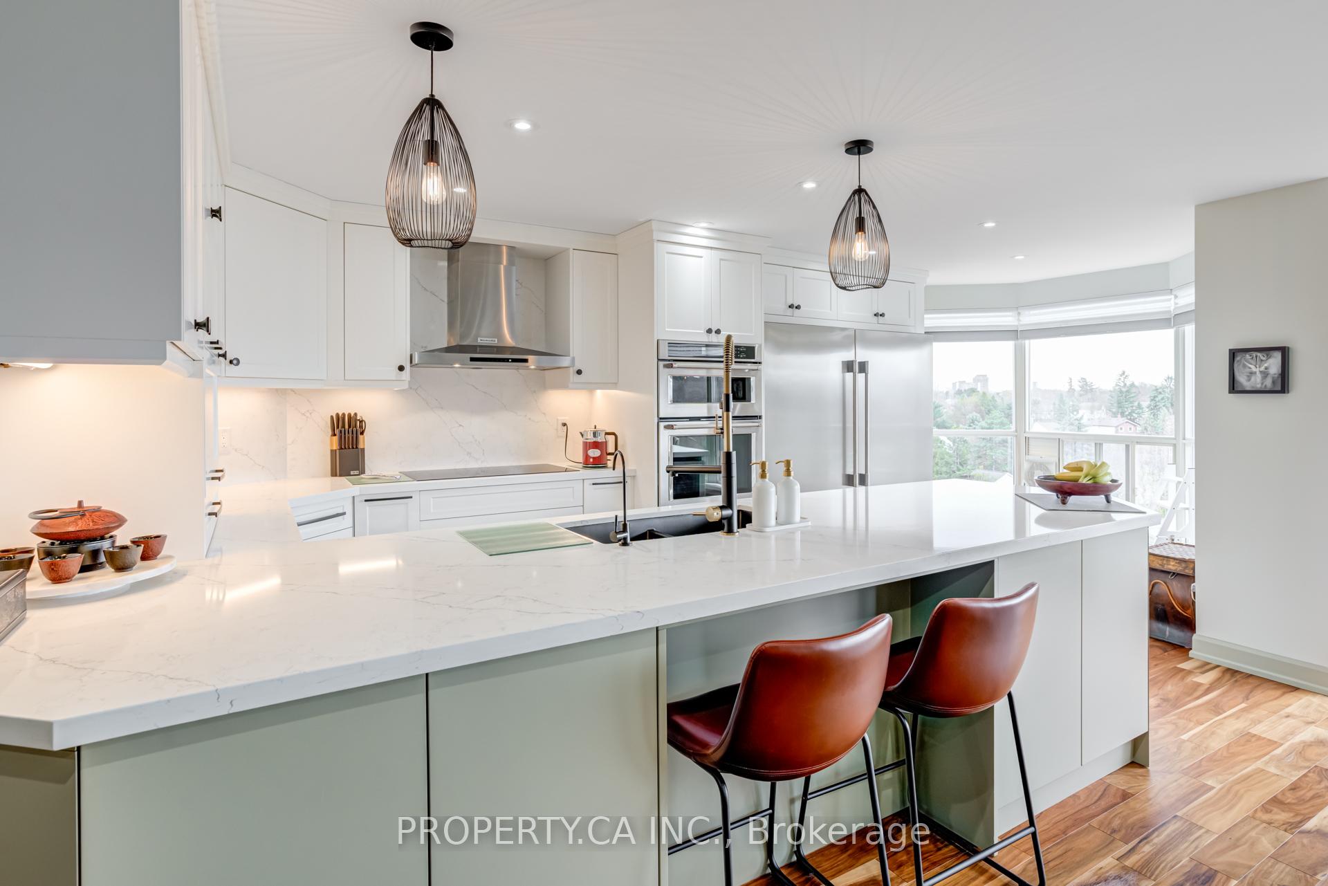 812 - 1700 The Collegeway, Mississauga, ON L5L 4M2