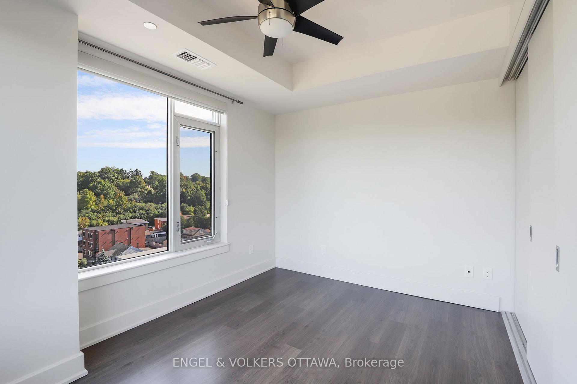 813 - 7 Marquette Avenue, Vanier and Kingsview Park, ON K1L 8A7