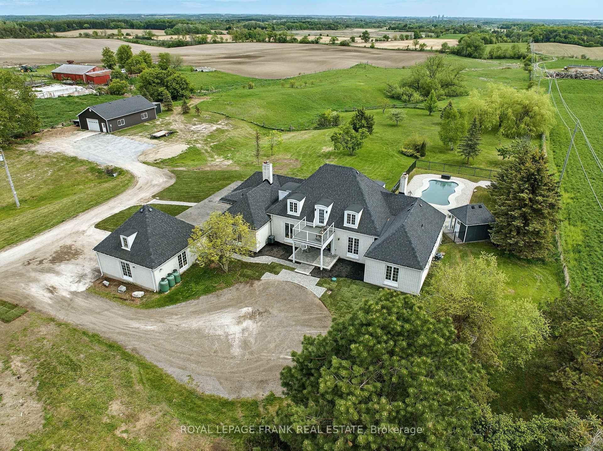 815 Coates Road W, Oshawa, ON L9L 1B3