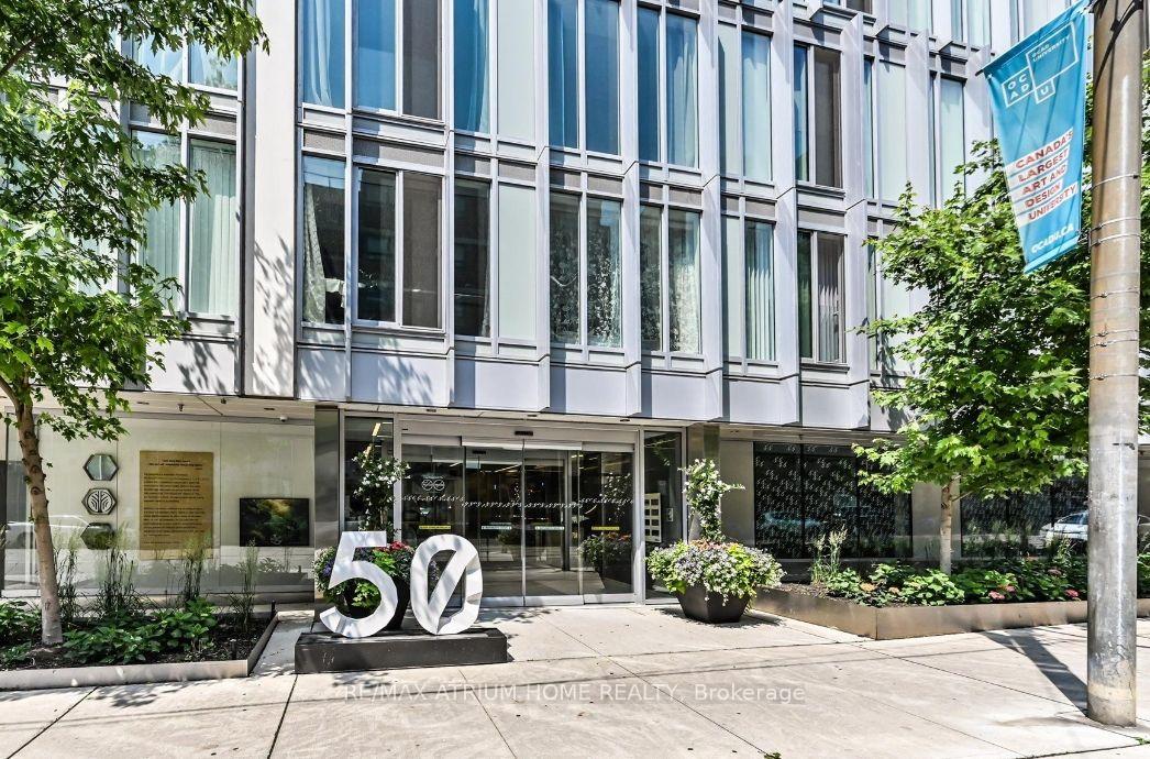 816 - 50 Mccaul Street, Toronto, ON M5T 1V9
